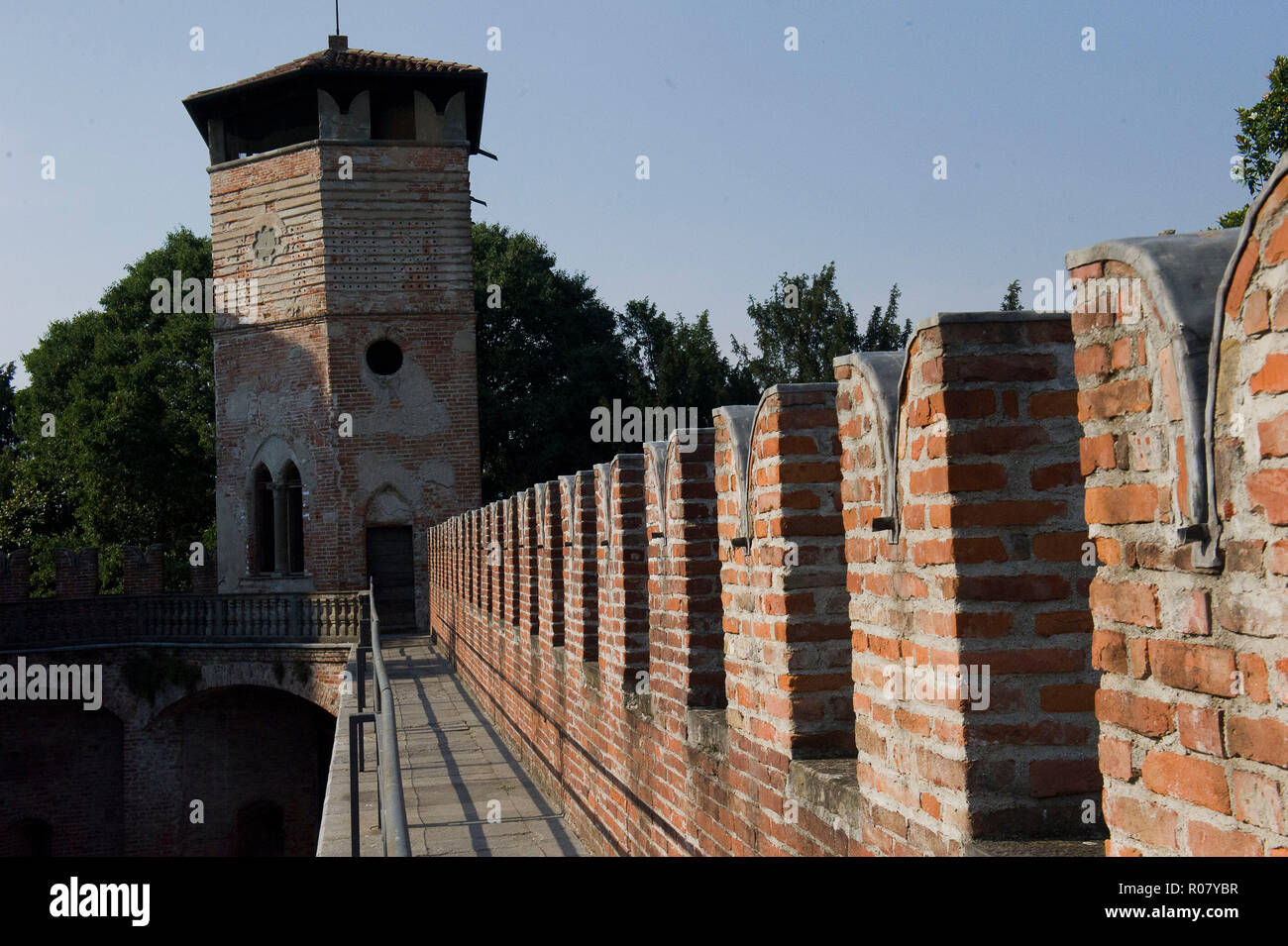 Fourteenth century architecture hi-res stock photography and images - Alamy