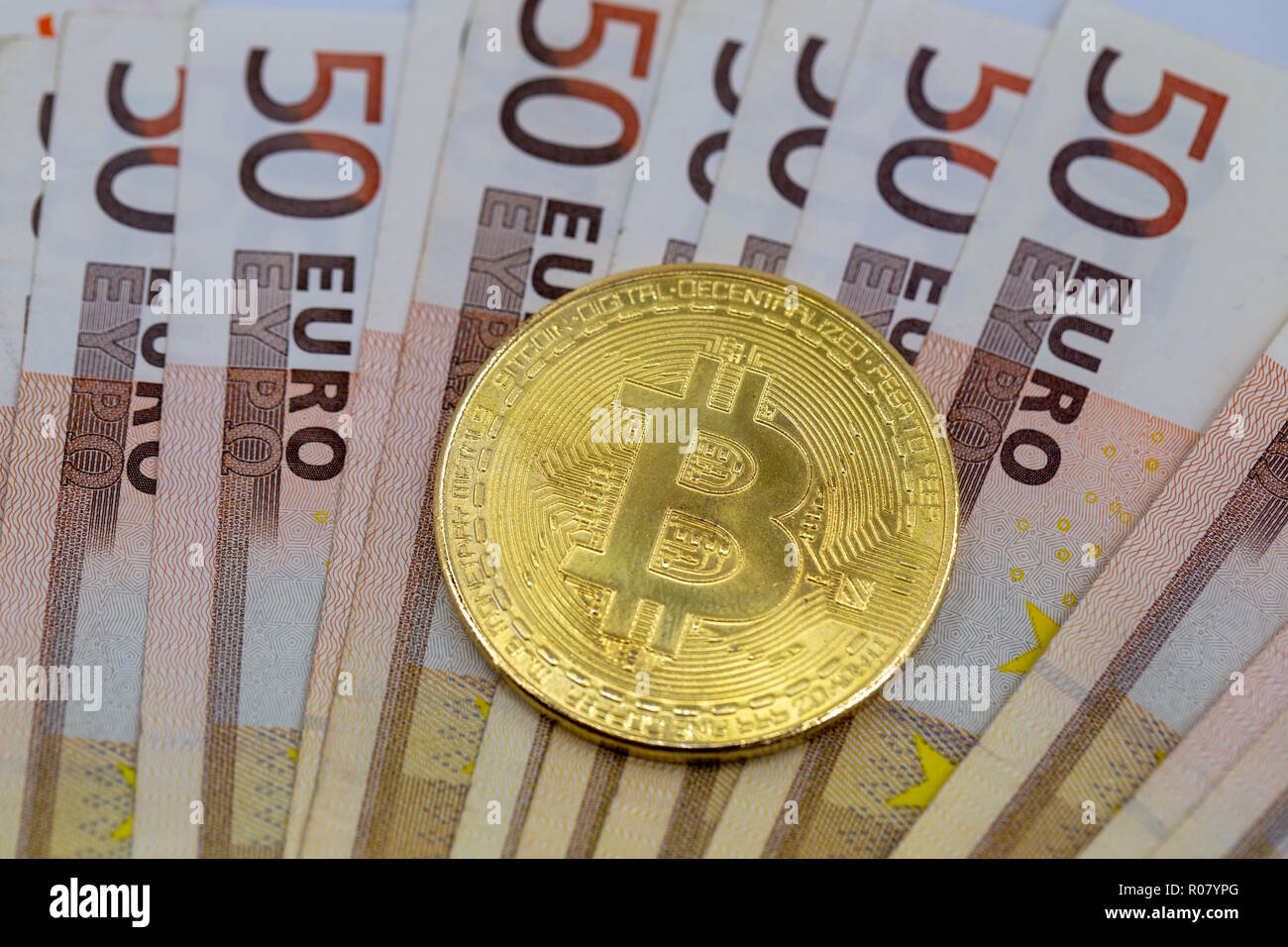 Flat lay euro hi-res stock photography and images - Alamy