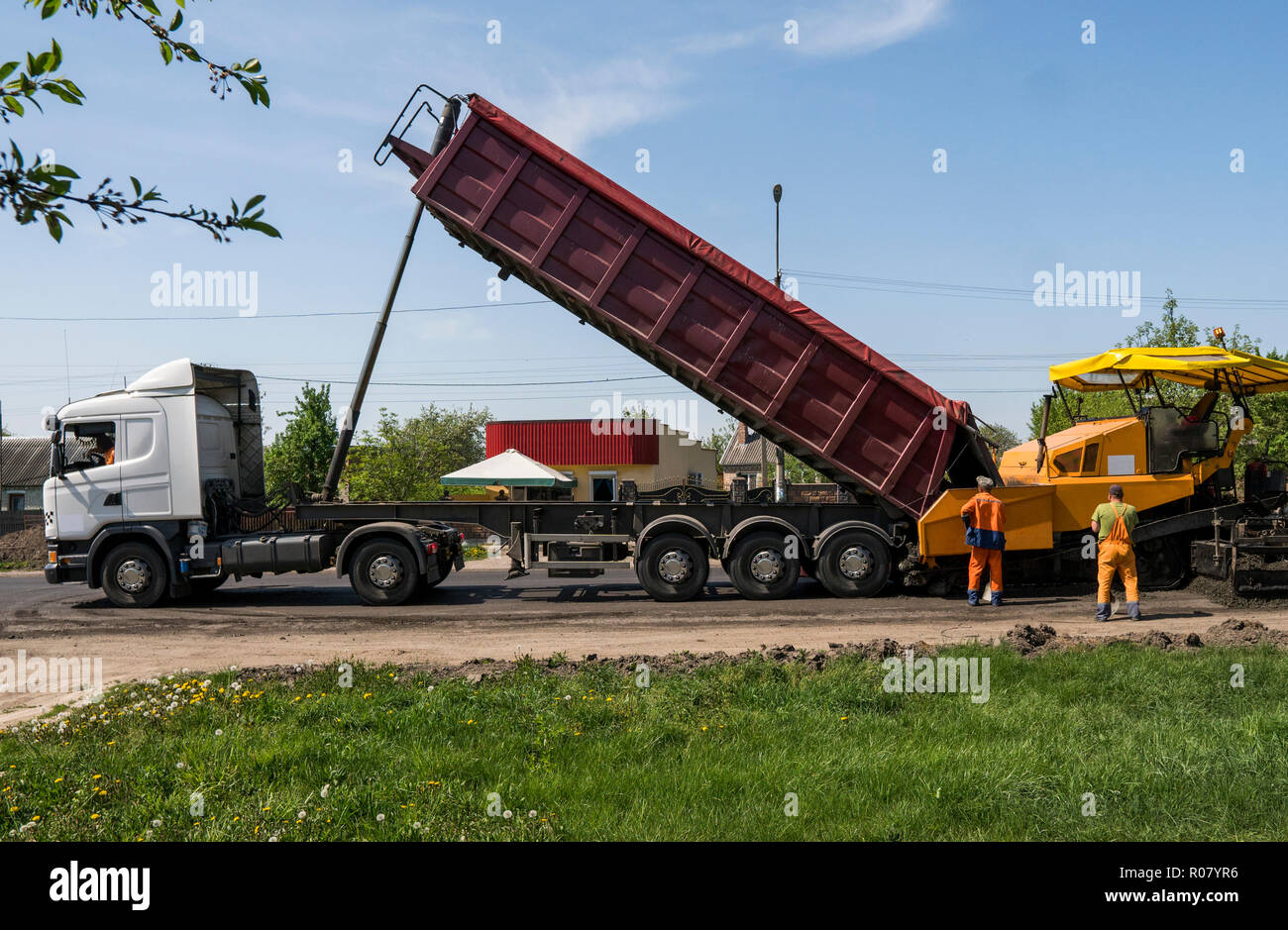 Asphalt placing machine hi-res stock photography and images - Alamy