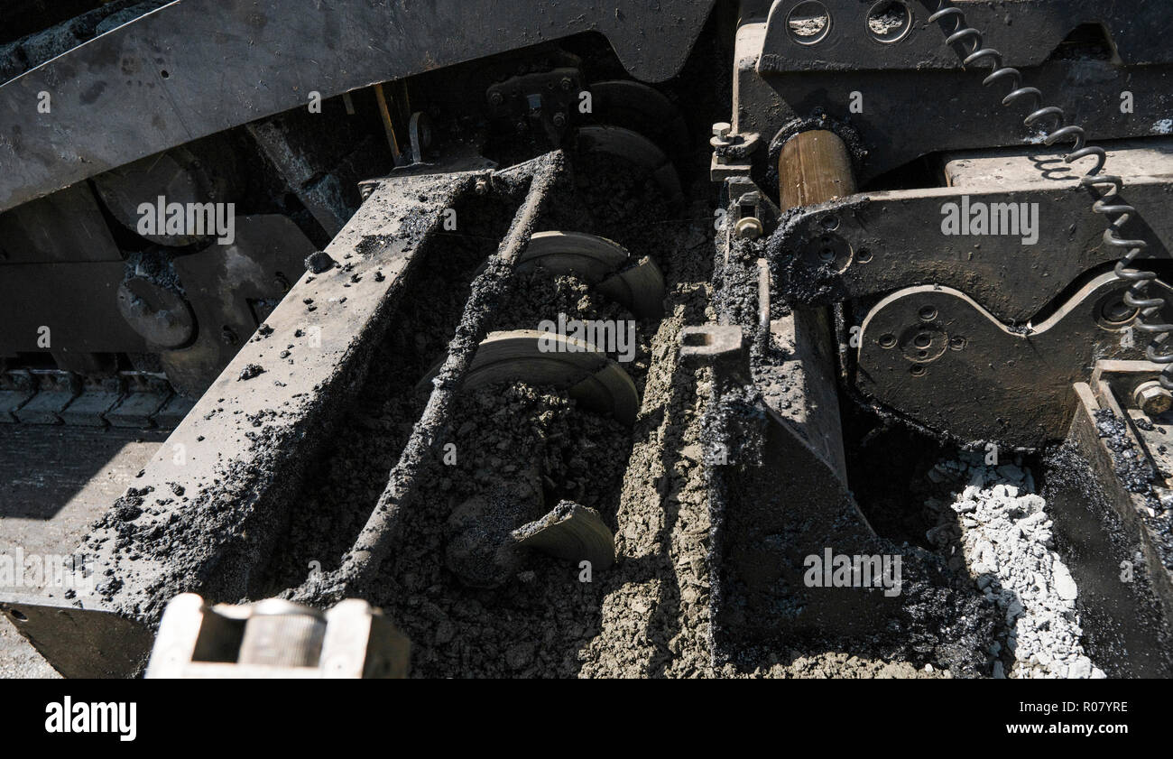 Asphalt placing machine hi-res stock photography and images - Alamy