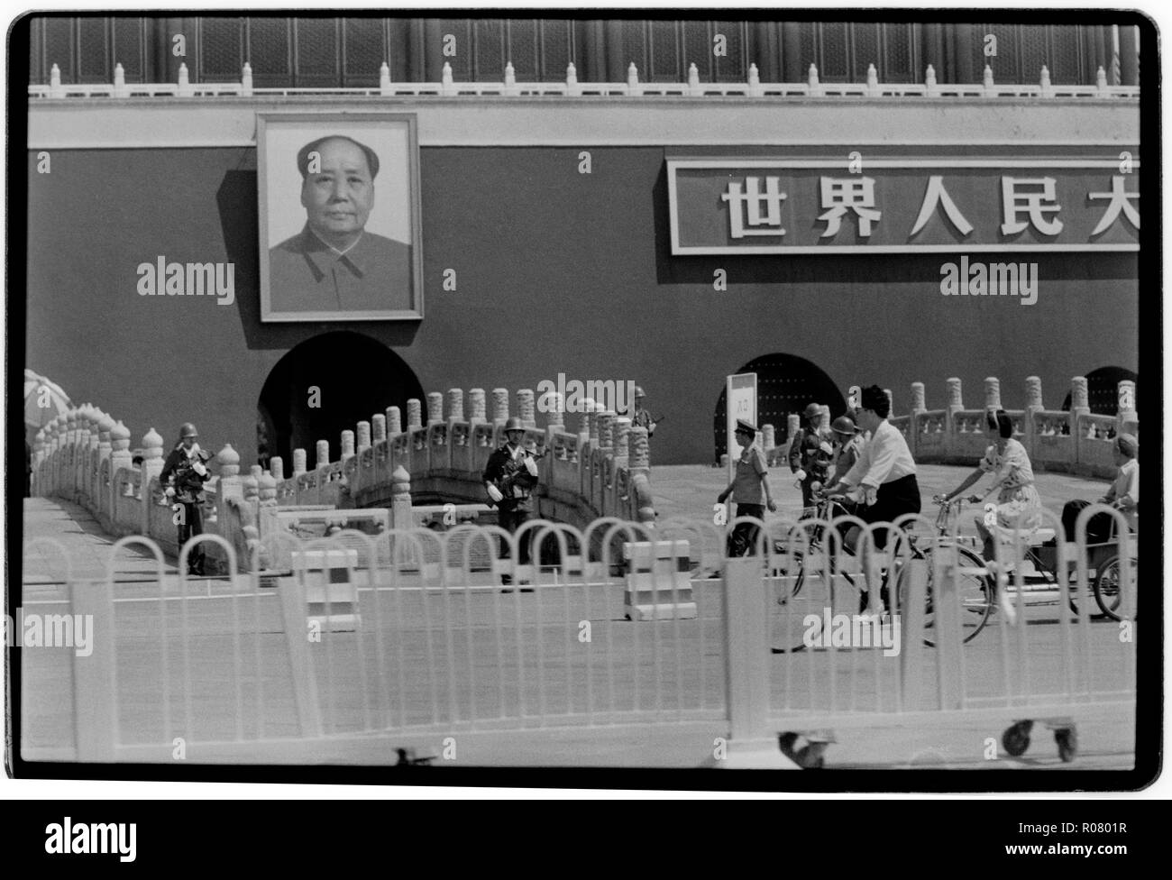 Mainland chinese students Black and White Stock Photos & Images - Alamy