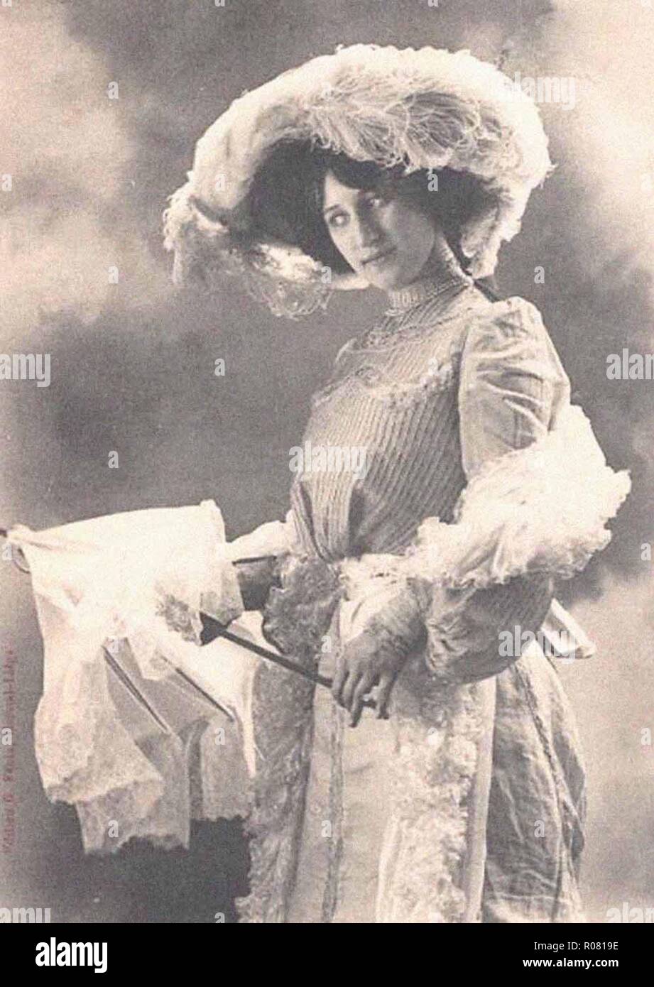vintage victorian lady Stock Photo - Alamy
