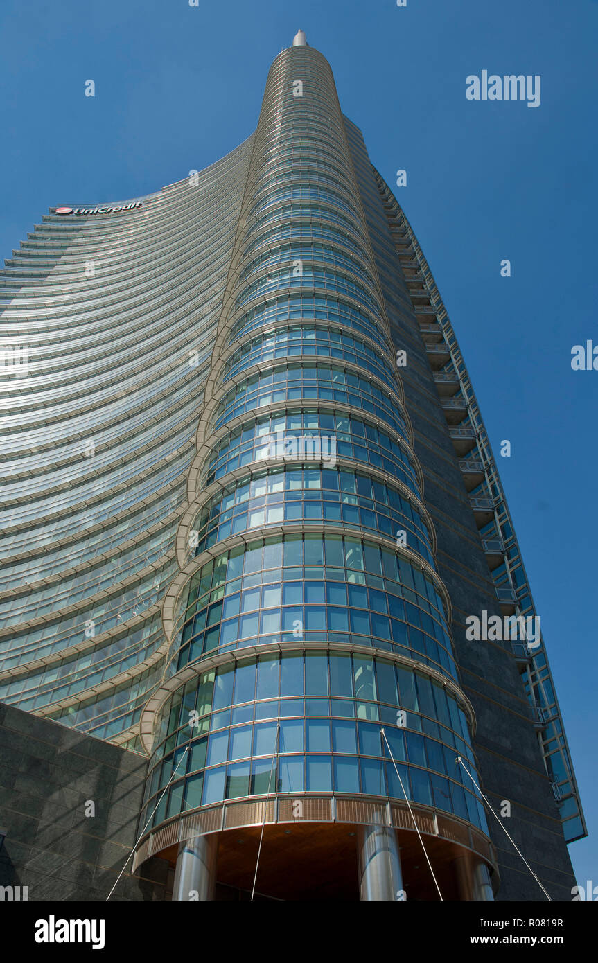 Hines building europe hi-res stock photography and images - Alamy