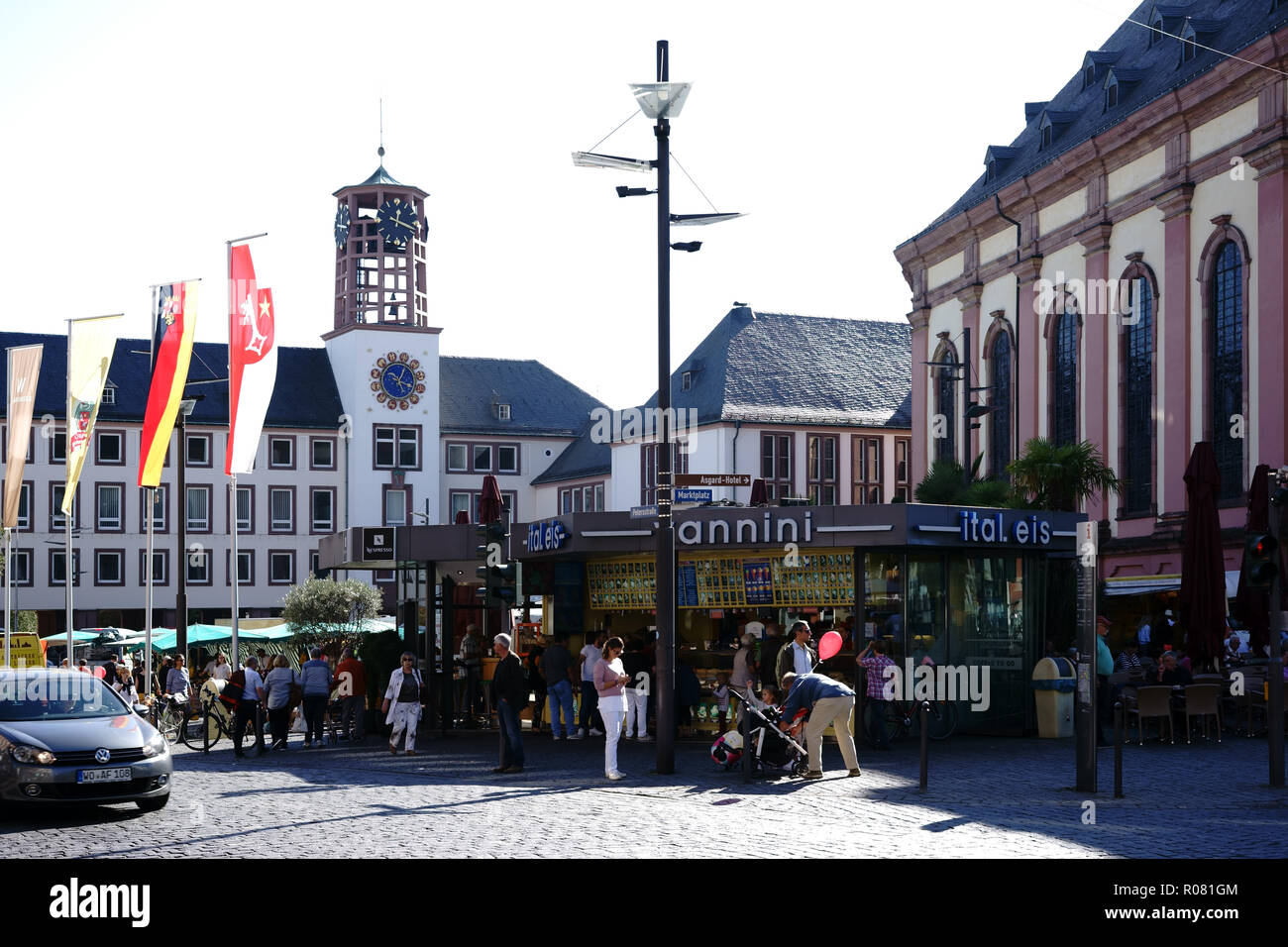 Worms, Germany - October 13, 2018: The market with stalls at the city ...