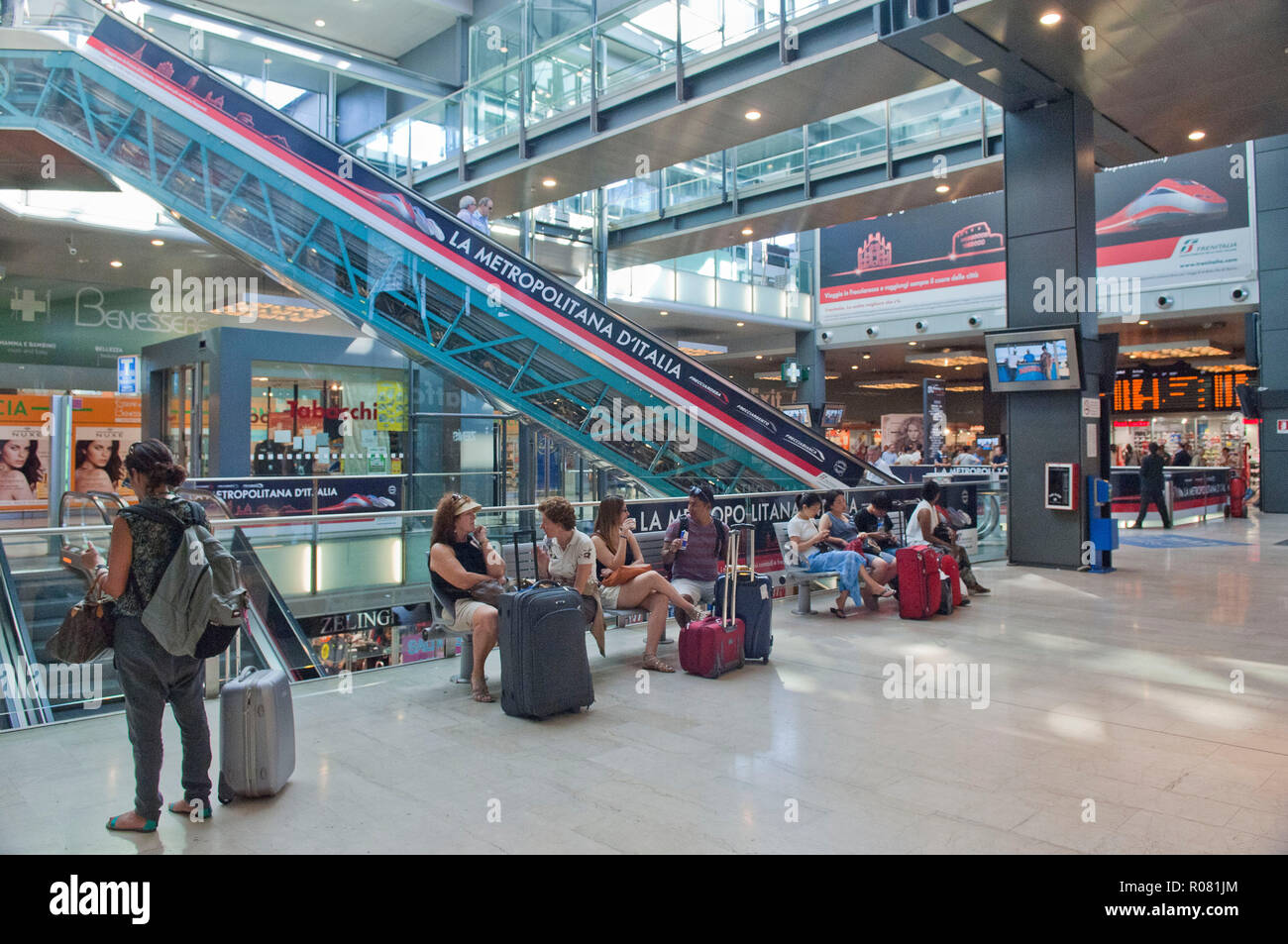 Porta milano station hi-res stock photography and images - Alamy