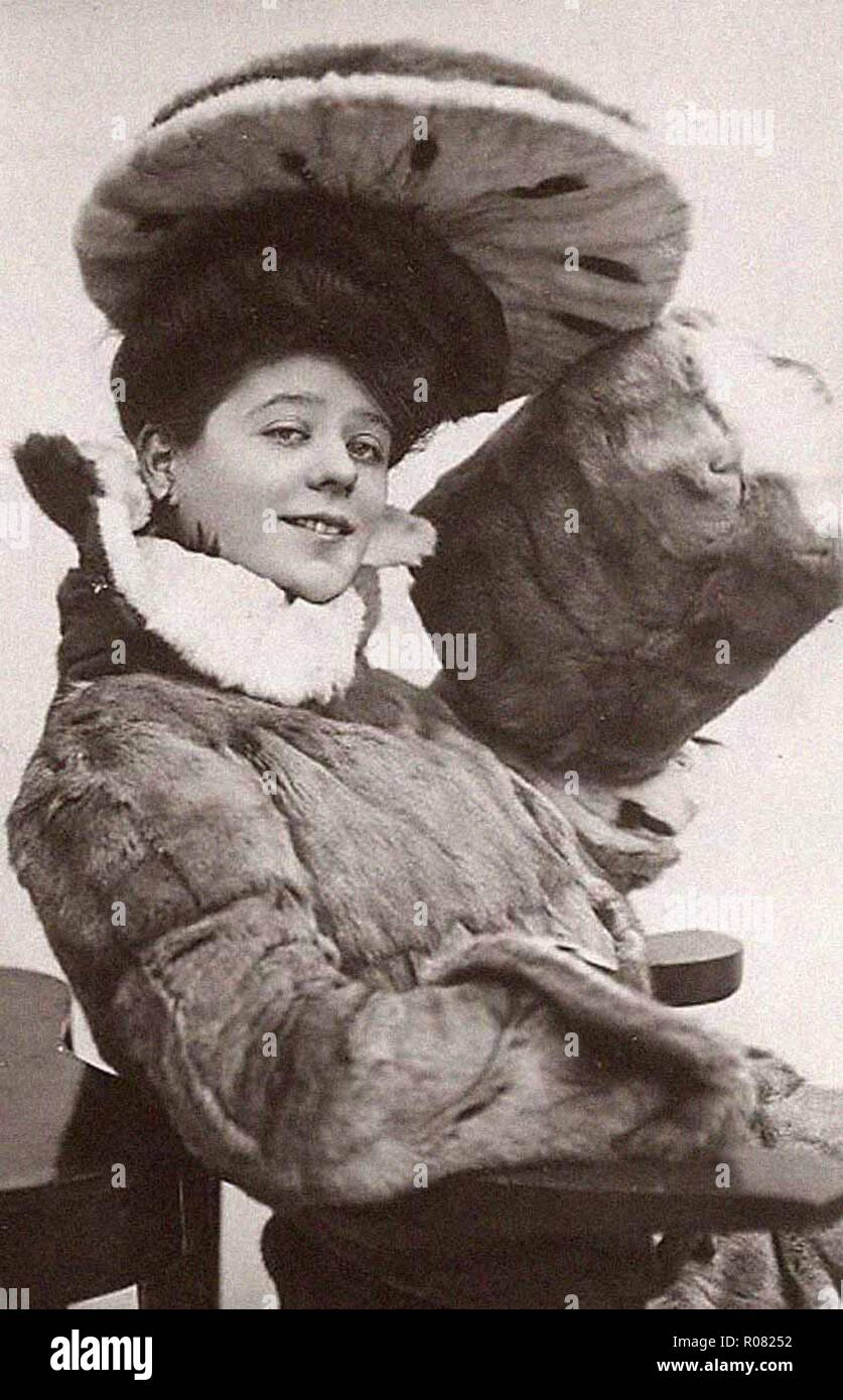 beautiful photo of a vintage victorian lady in period costume dress ...