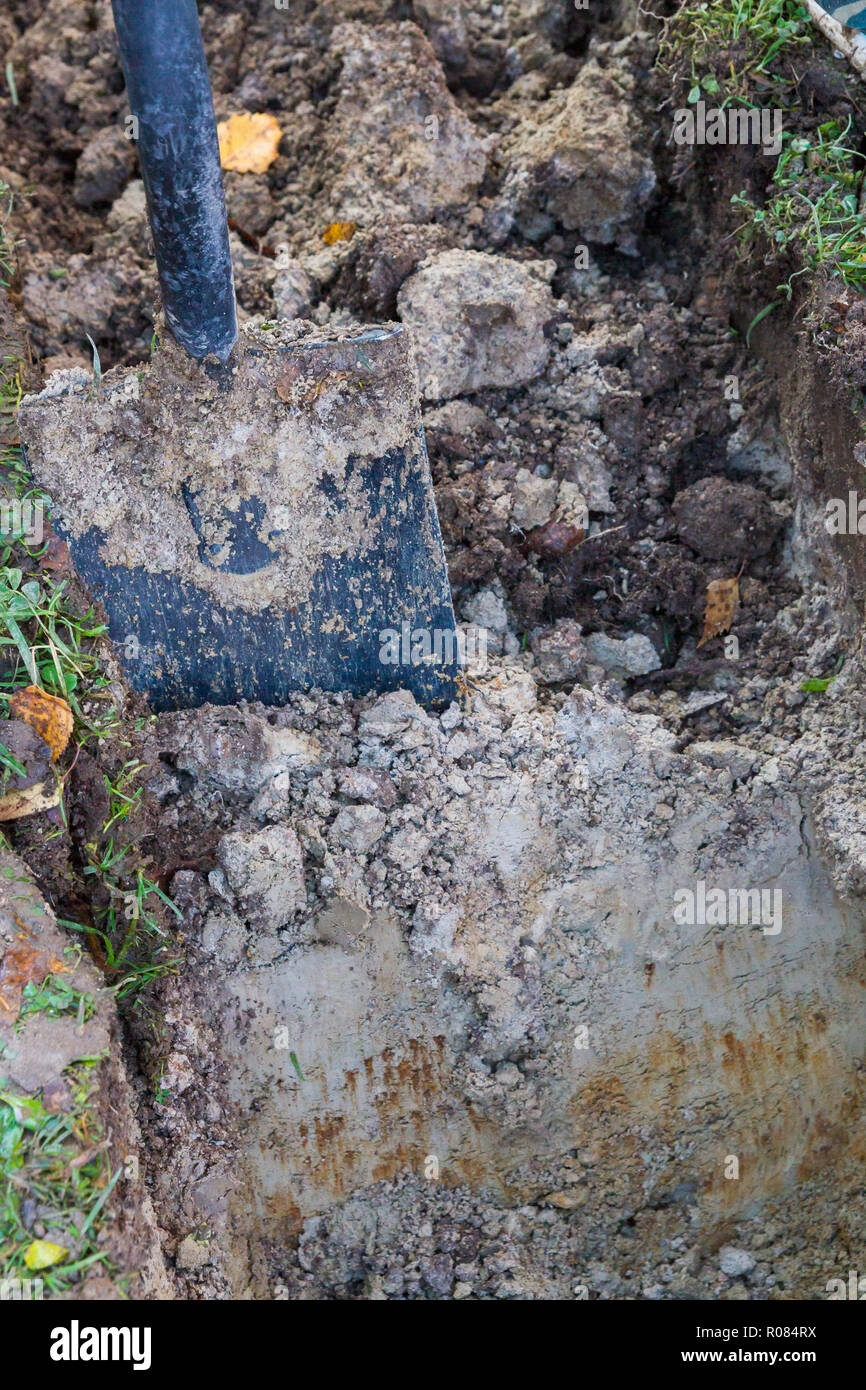 Man digging clay garden hi-res stock photography and images - Alamy