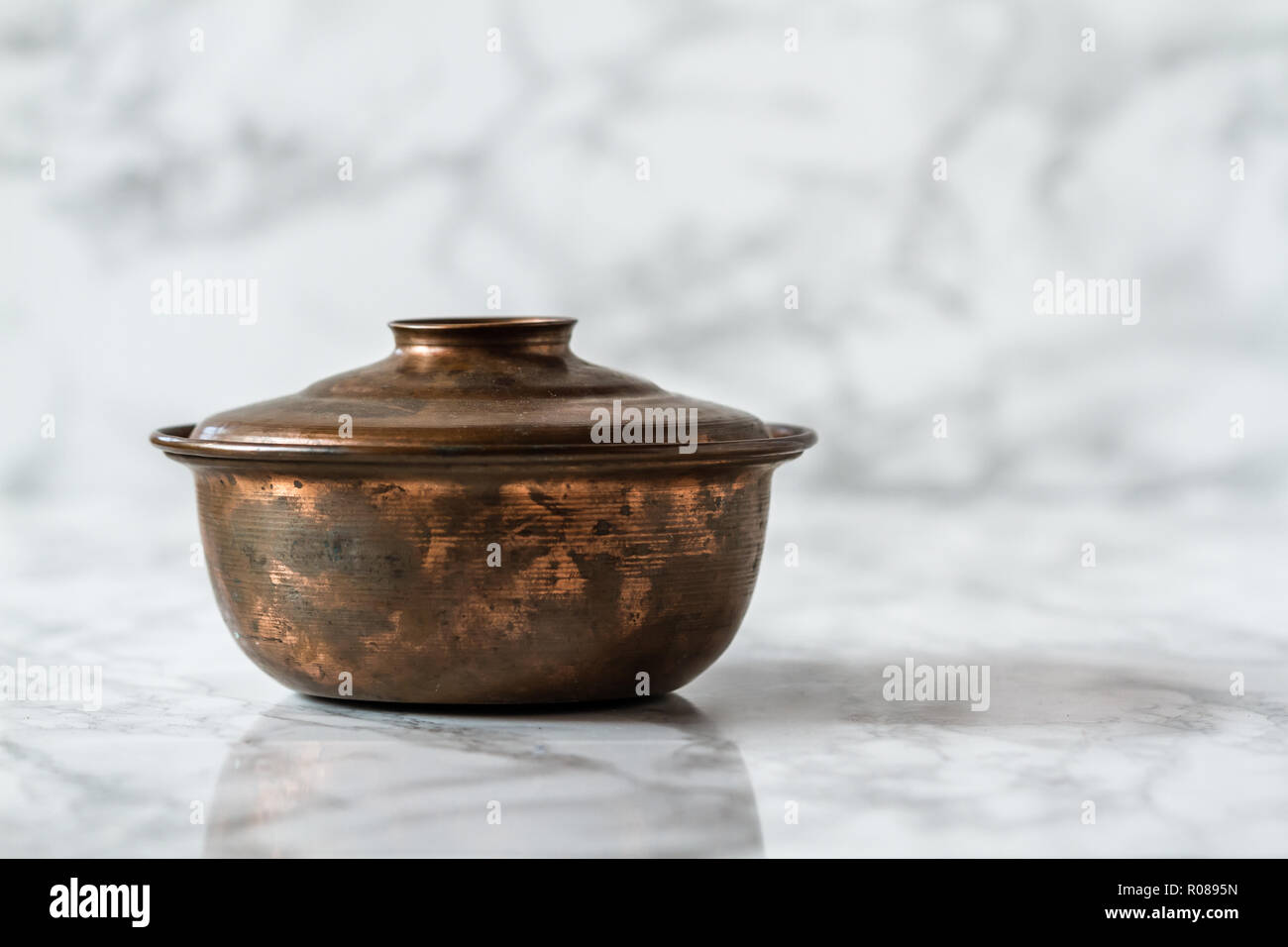 Authentic handmade Turkish copper pan with lid Stock Photo - Alamy