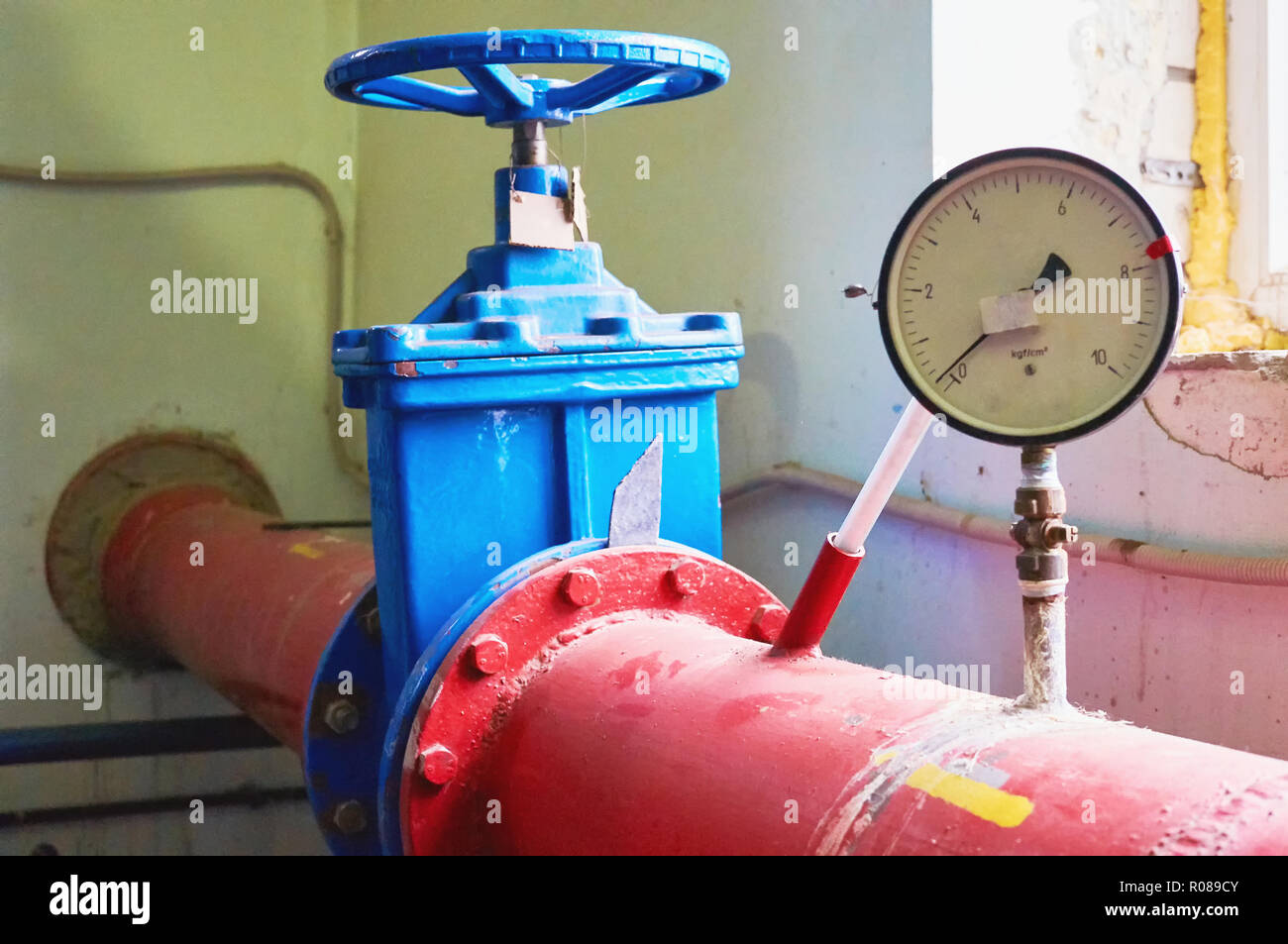 Installing gas pipe hi-res stock photography and images - Alamy