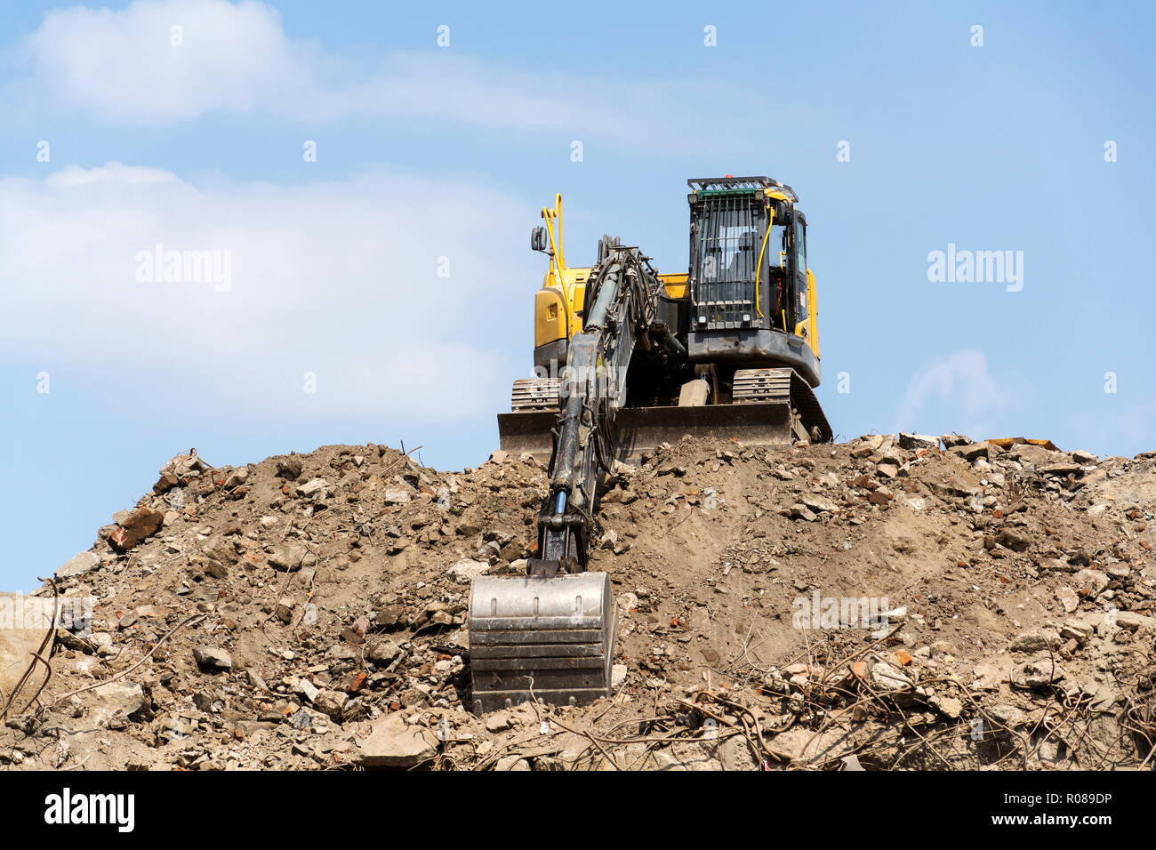 Stand excavator hi-res stock photography and images - Alamy