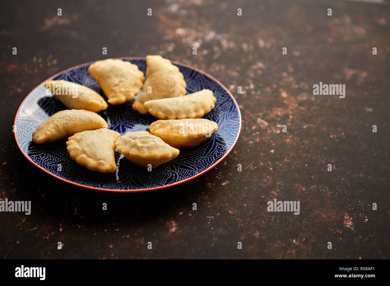 Deep fried dumplings hi-res stock photography and images - Alamy
