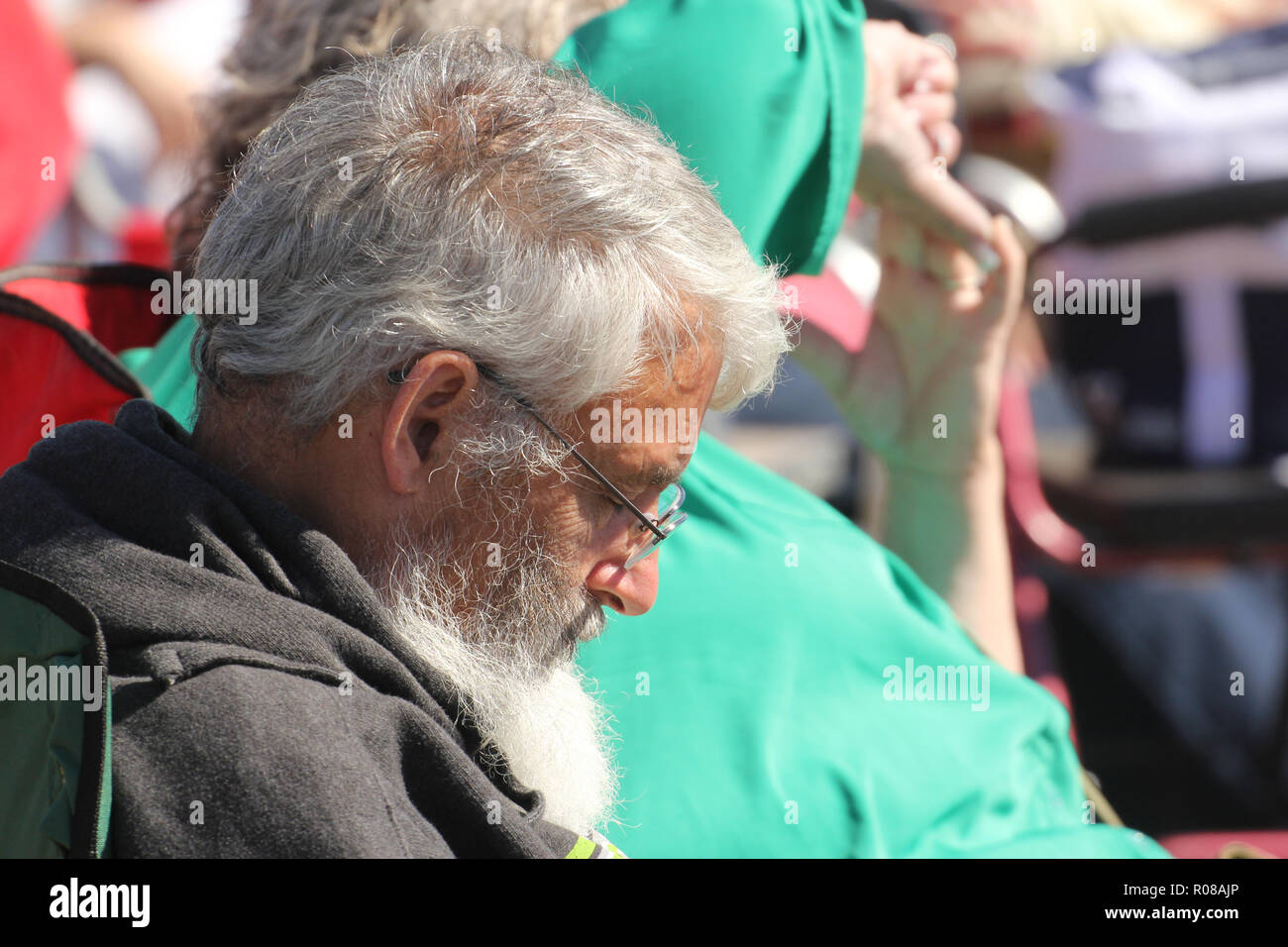 Elvis presley concert crowd hi-res stock photography and images - Alamy