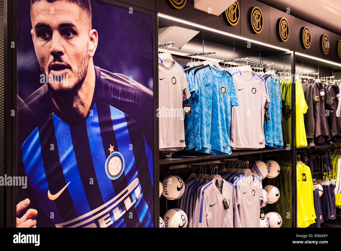 Inter football club store hi-res stock photography and images - Alamy