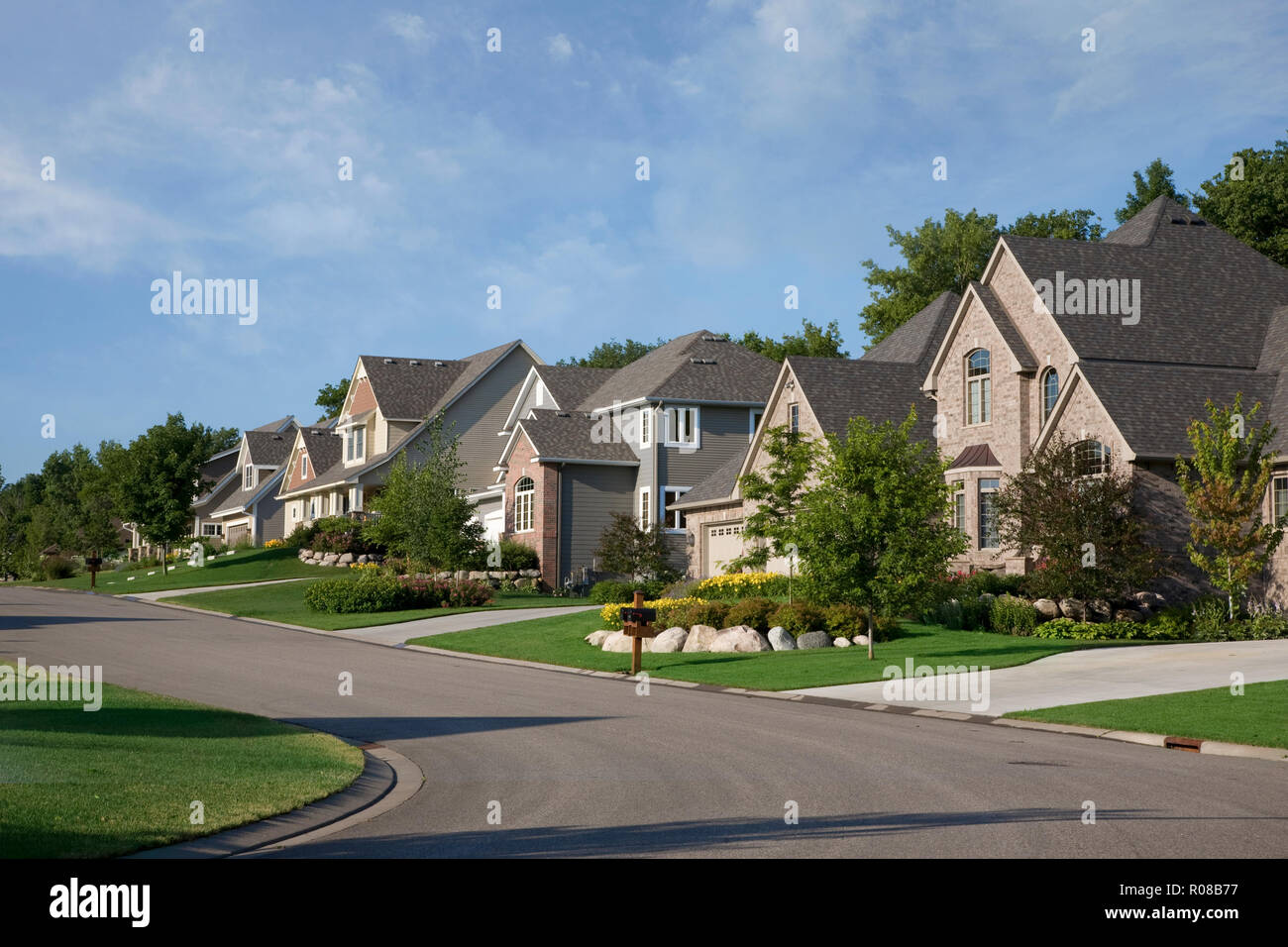 Upscale houses on a suburban street in the USA Stock Photo - Alamy
