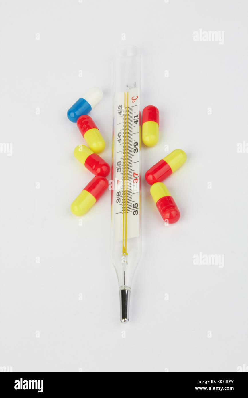 Pills medical prescription thermometer hi-res stock photography and ...