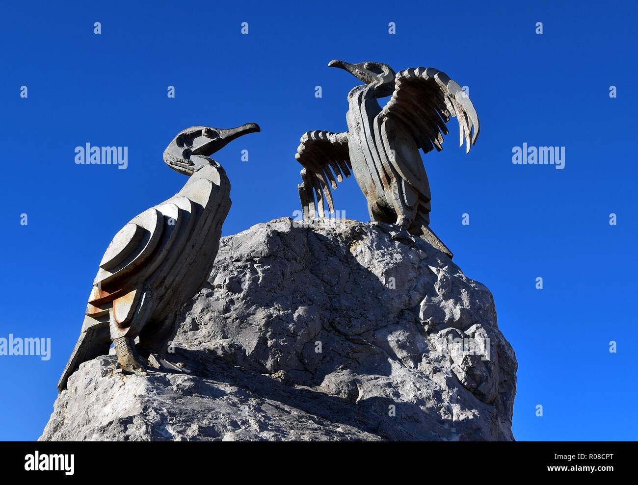 Cormorant sculpture hi-res stock photography and images - Alamy