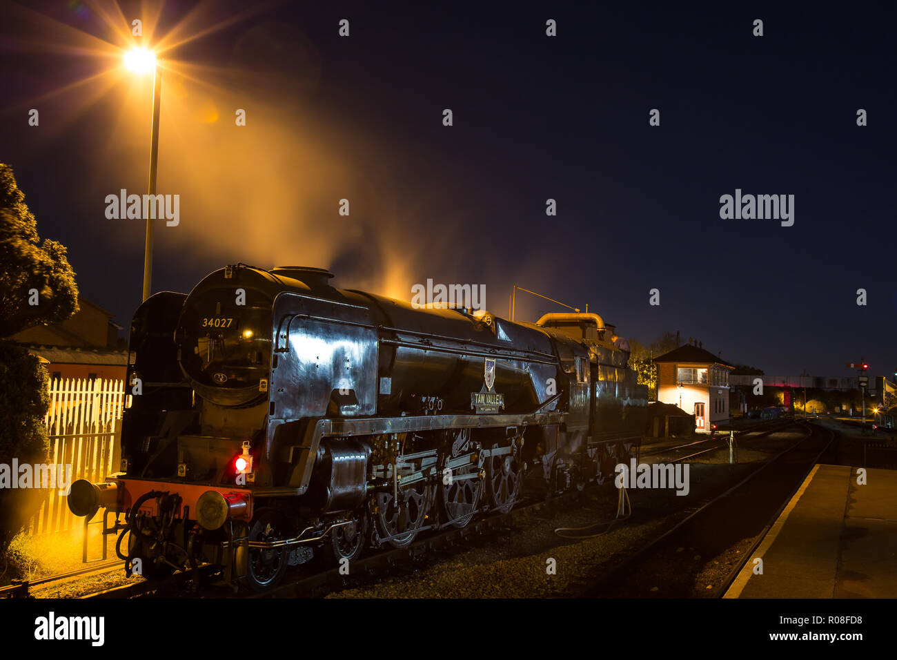 Steam locomotives at night hi-res stock photography and images - Alamy