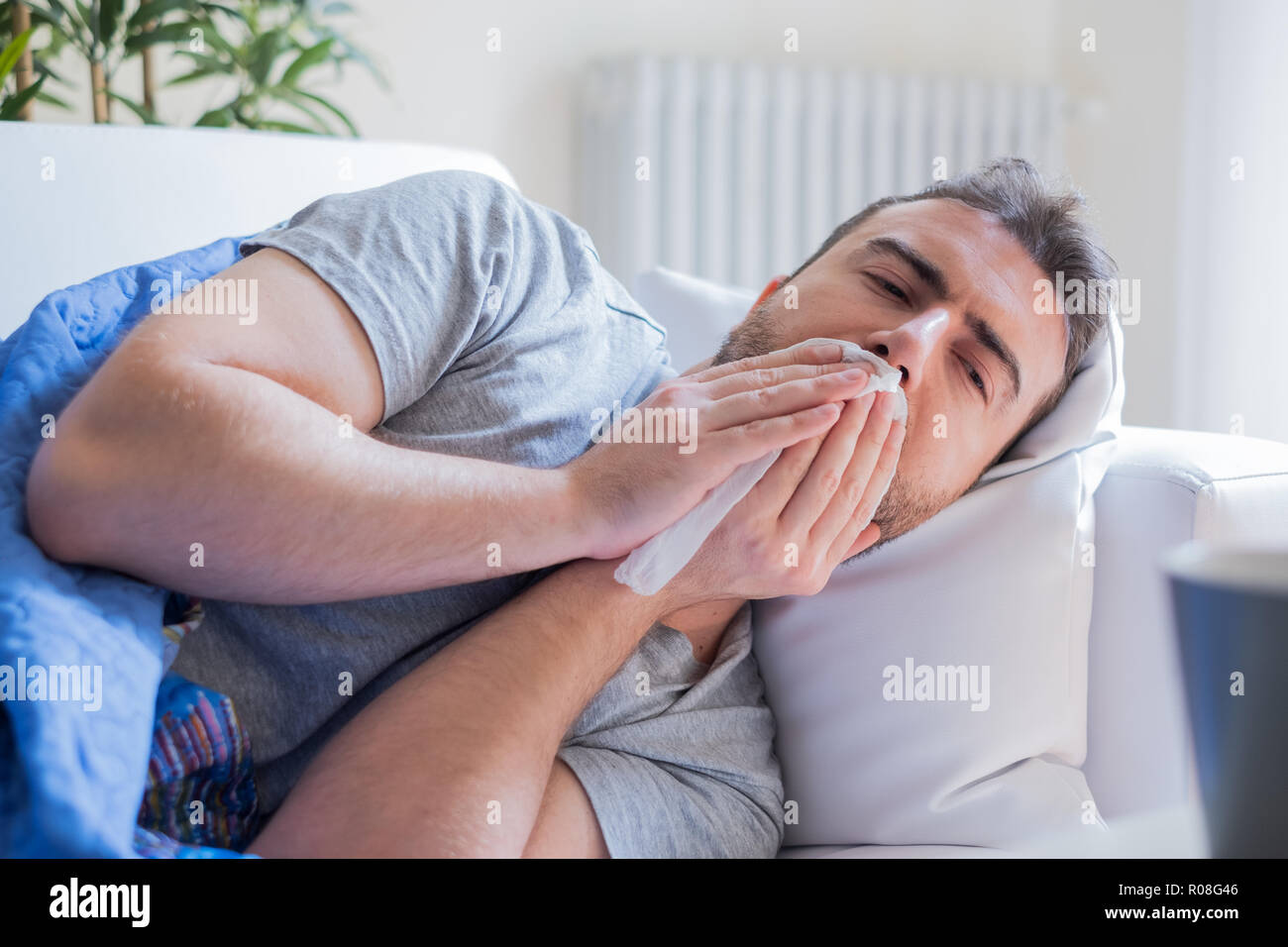 Cold medication tissue hi-res stock photography and images - Alamy