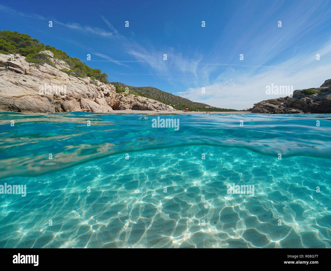 Half underwater half on surface hi-res stock photography and images - Alamy