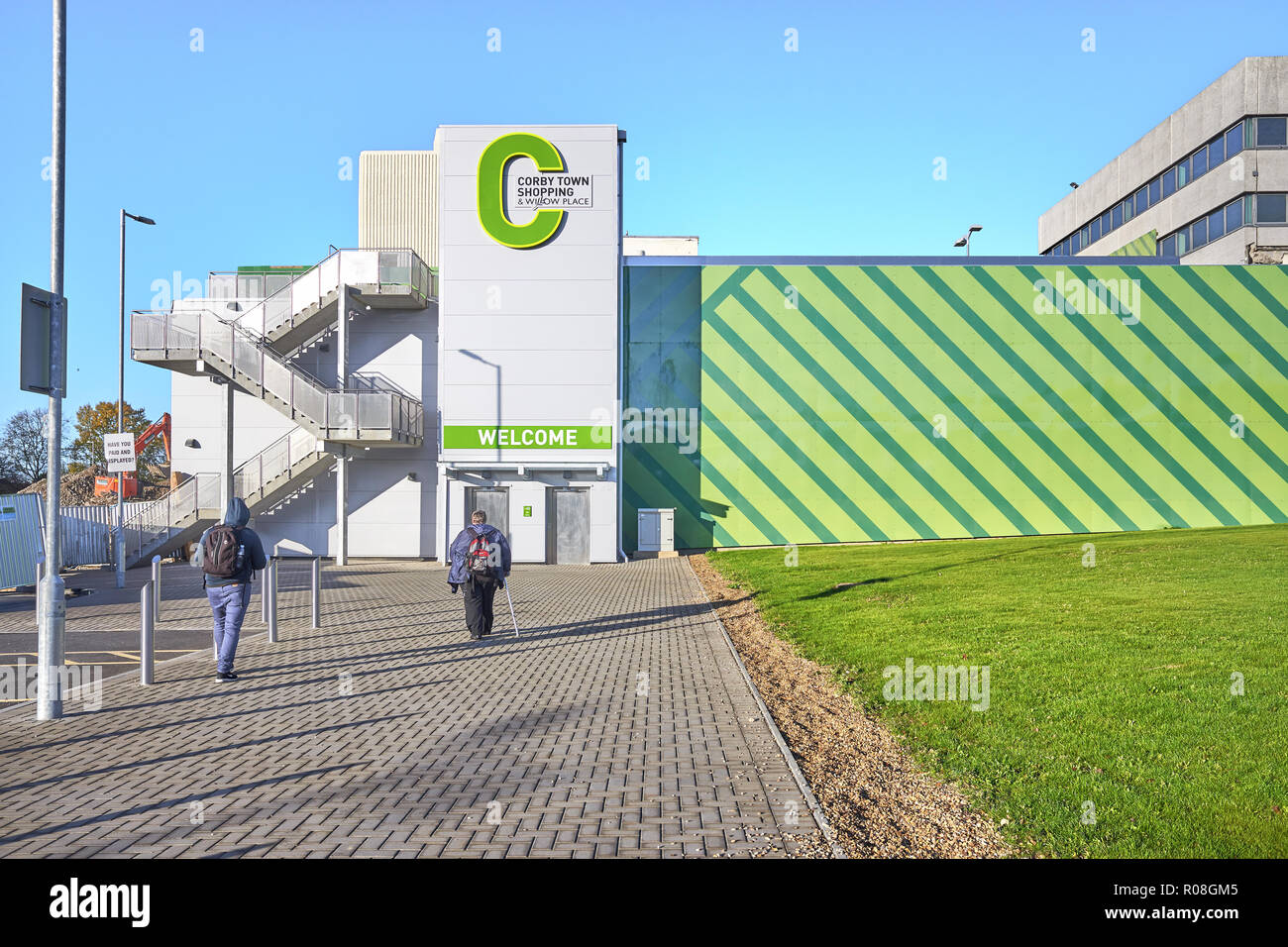 Shopping centre and Willow Place at Corby, England.shops Stock Photo ...