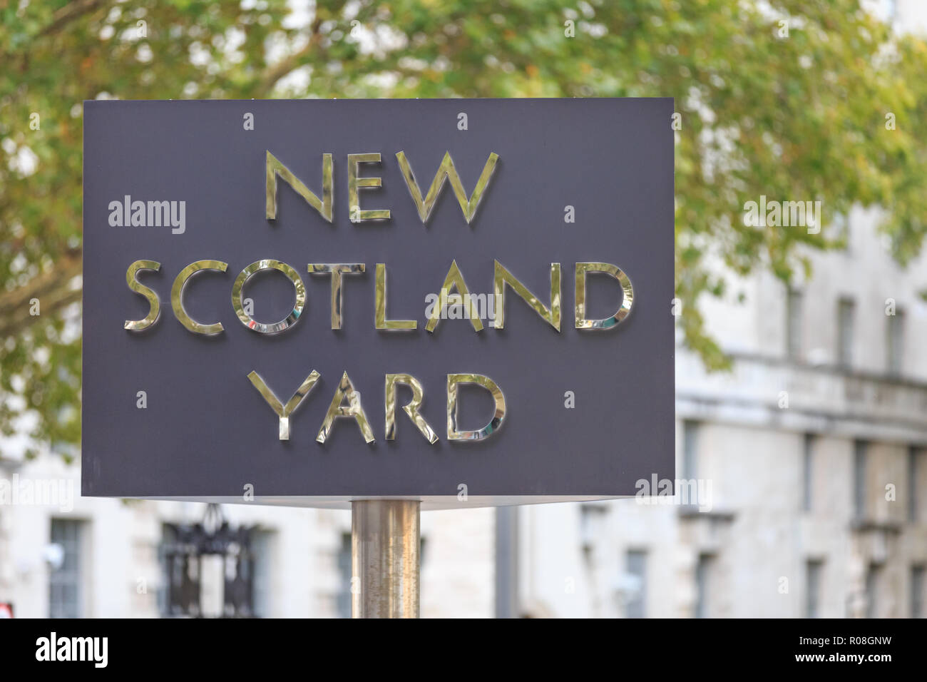 New Scotland Yard revolving sign, building exterior Scotland Yard ...