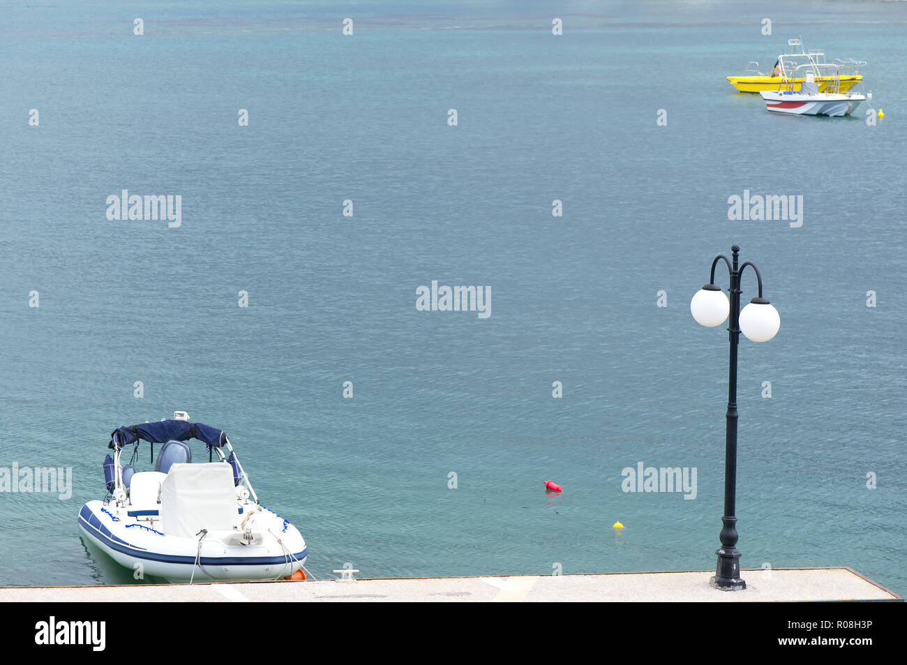Boat tied to dock hi-res stock photography and images - Alamy