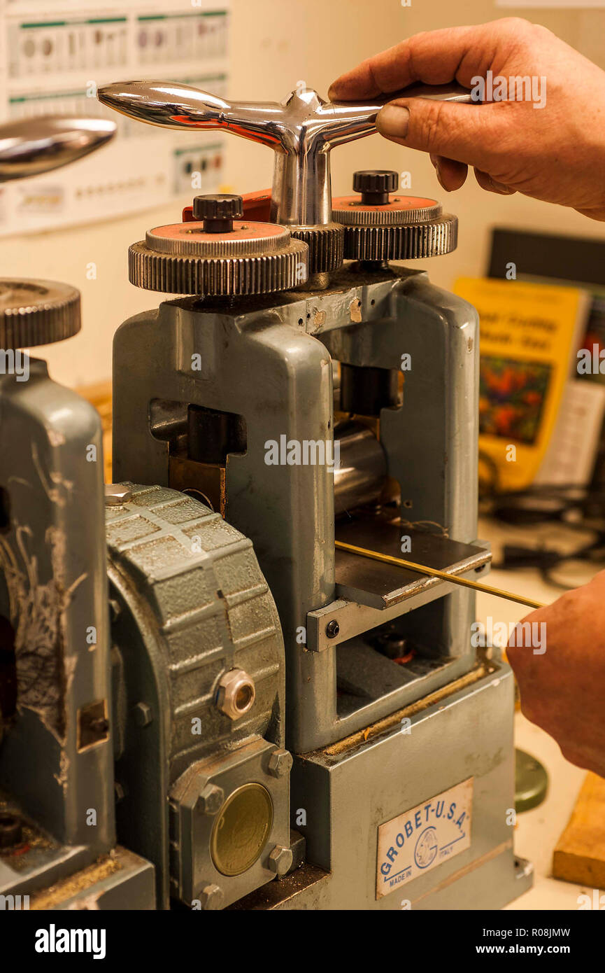 Close up workplace jeweler hi-res stock photography and images - Alamy