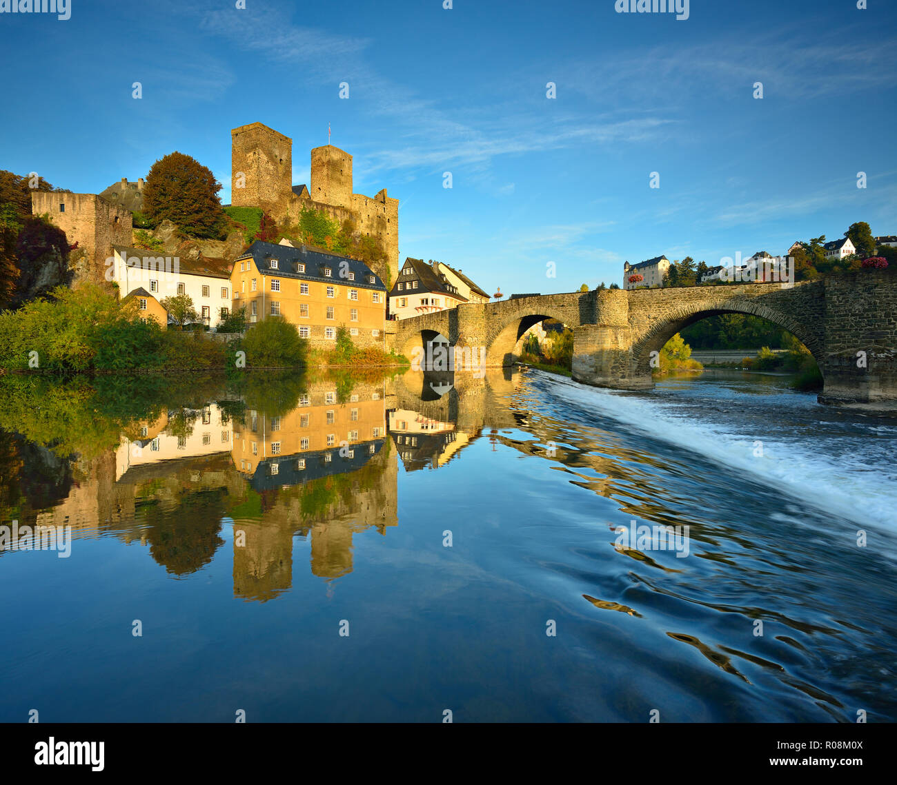 Medieval stone bridge hi-res stock photography and images - Alamy