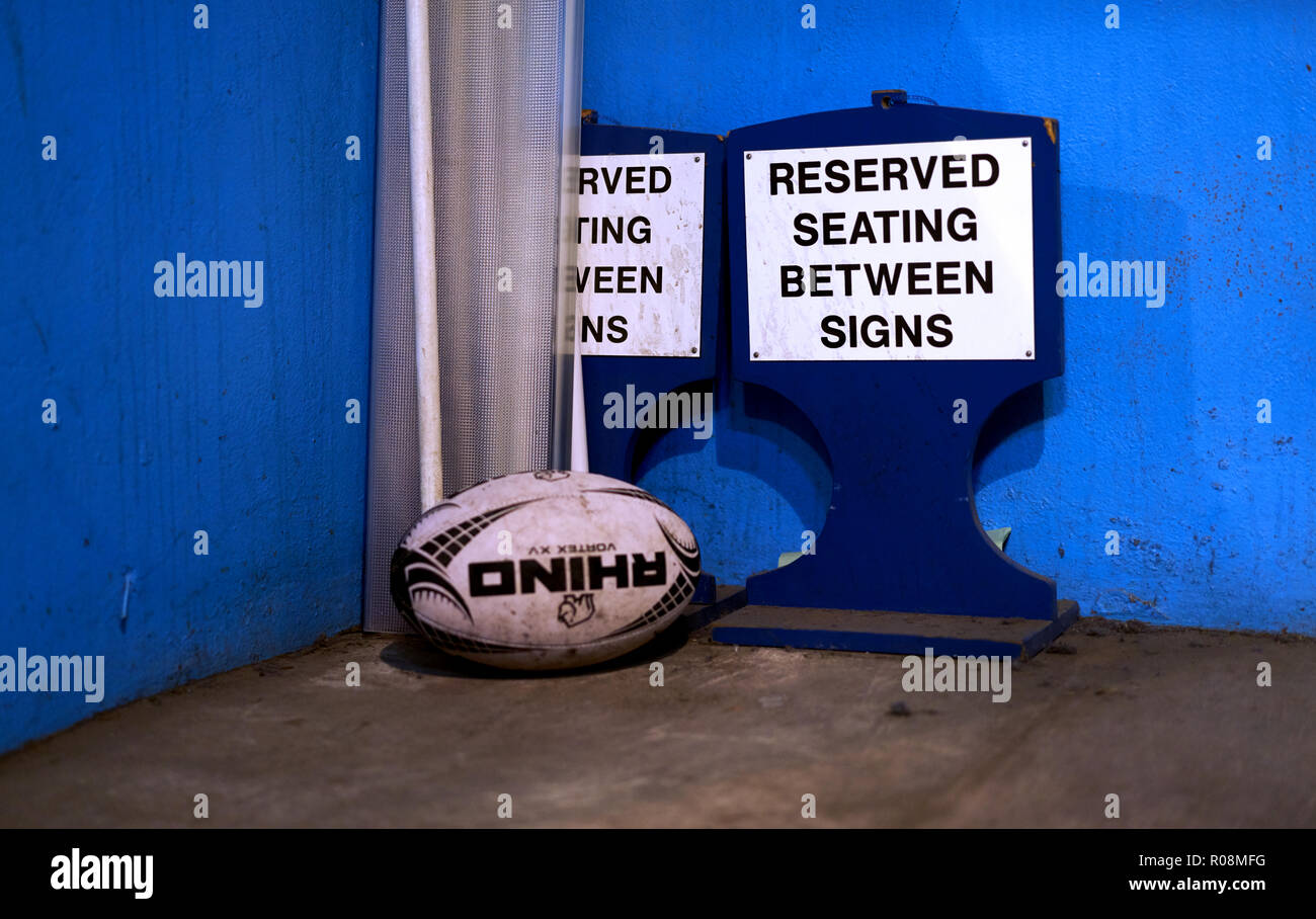 Seating signs hi-res stock photography and images - Alamy