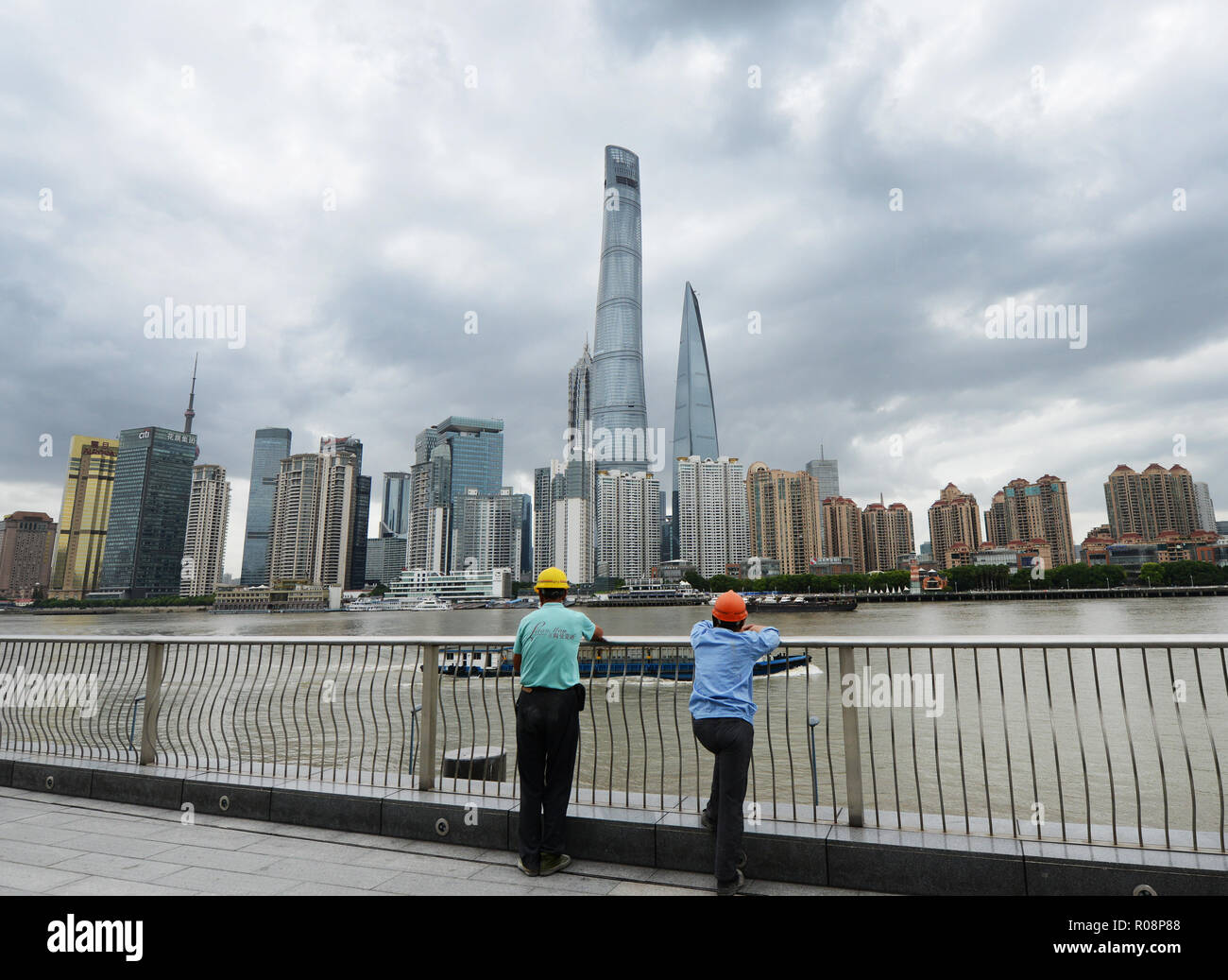 Shanghai tower construction hi-res stock photography and images - Alamy