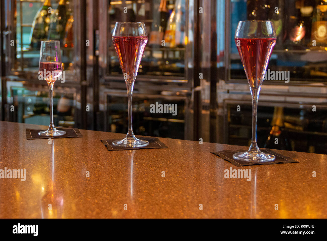 Champagne london group hi-res stock photography and images - Alamy