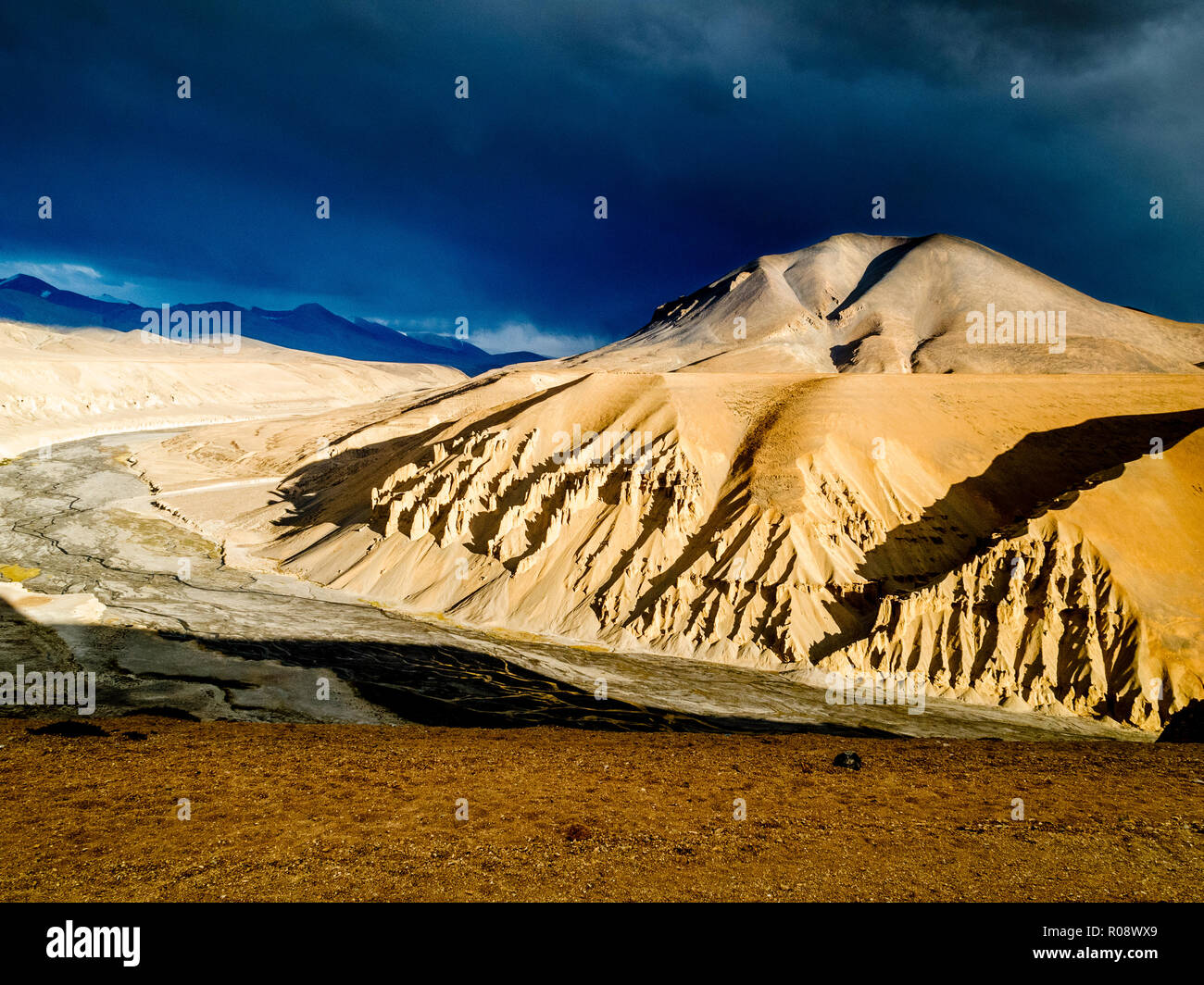 Incredible rockformations in Changtang Area Stock Photo - Alamy