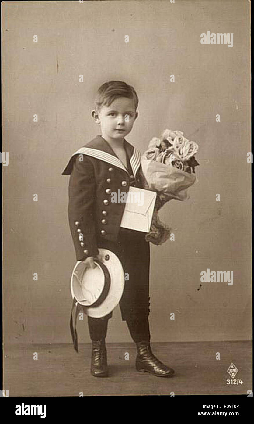 a antique historical family and children themed photo Stock Photo - Alamy