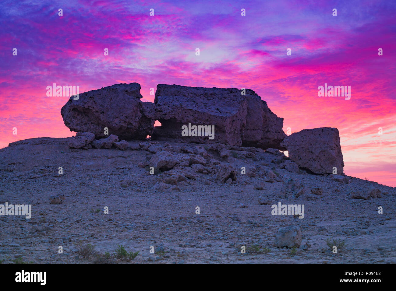 Bahrain desert hi-res stock photography and images - Alamy