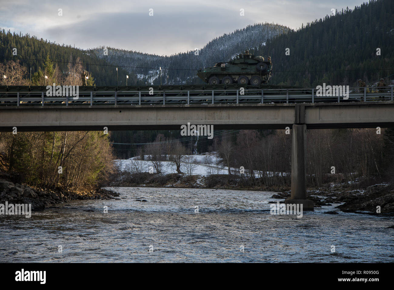 Medium girder bridge hi-res stock photography and images - Alamy