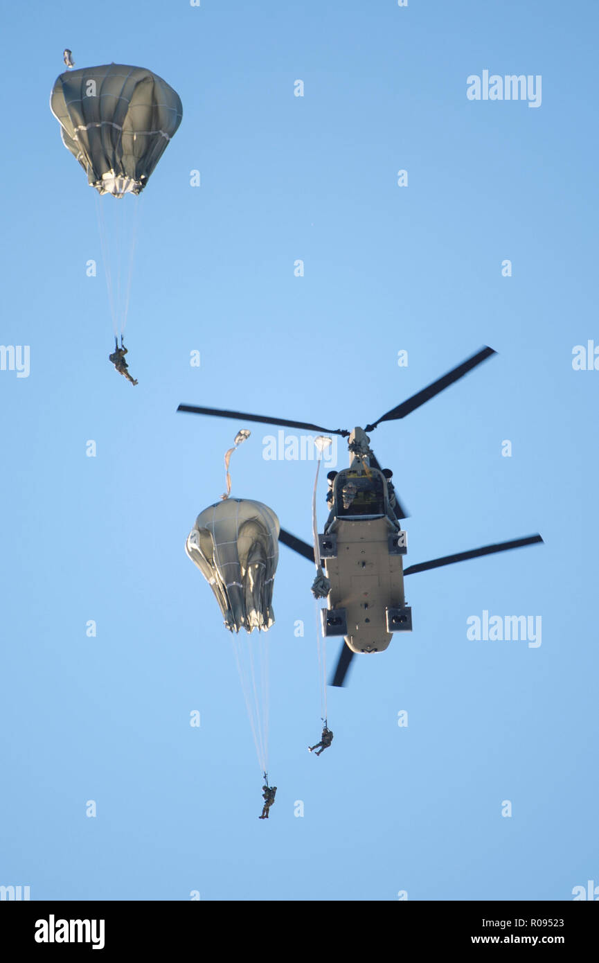 Army paratroopers assigned to the 4th Infantry Brigade Combat Team ...