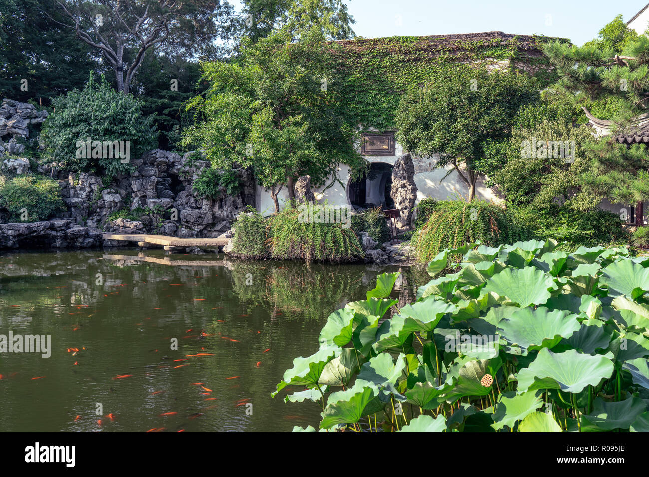 Suzhou garden, traditional architecture Stock Photo - Alamy