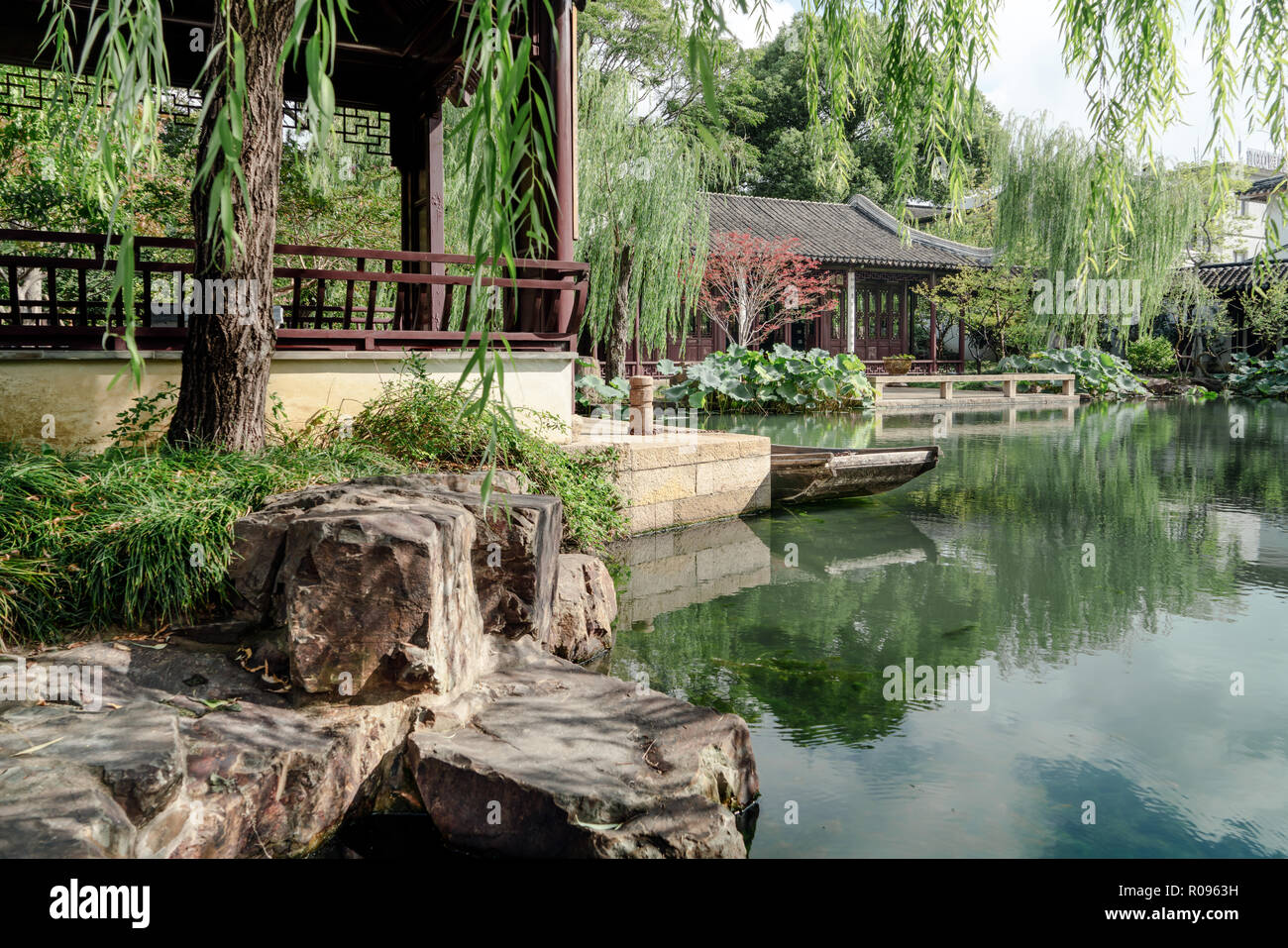 Suzhou garden, traditional architecture Stock Photo - Alamy