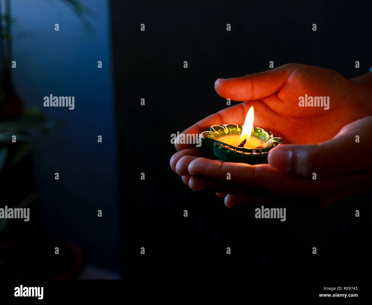 Single diya hi-res stock photography and images - Alamy