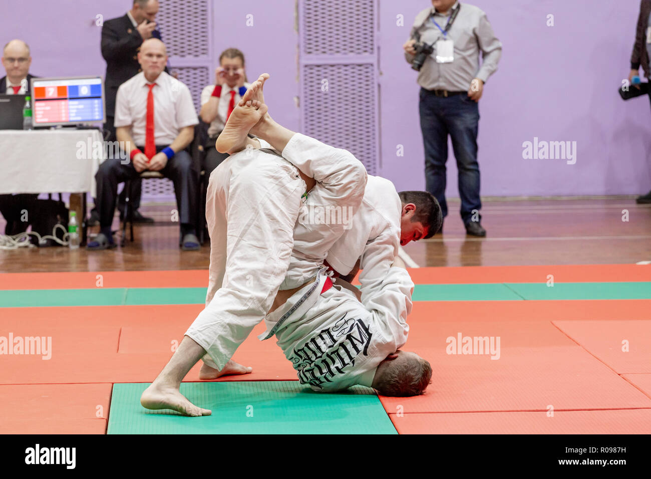 Youth judo tournament hi-res stock photography and images - Alamy