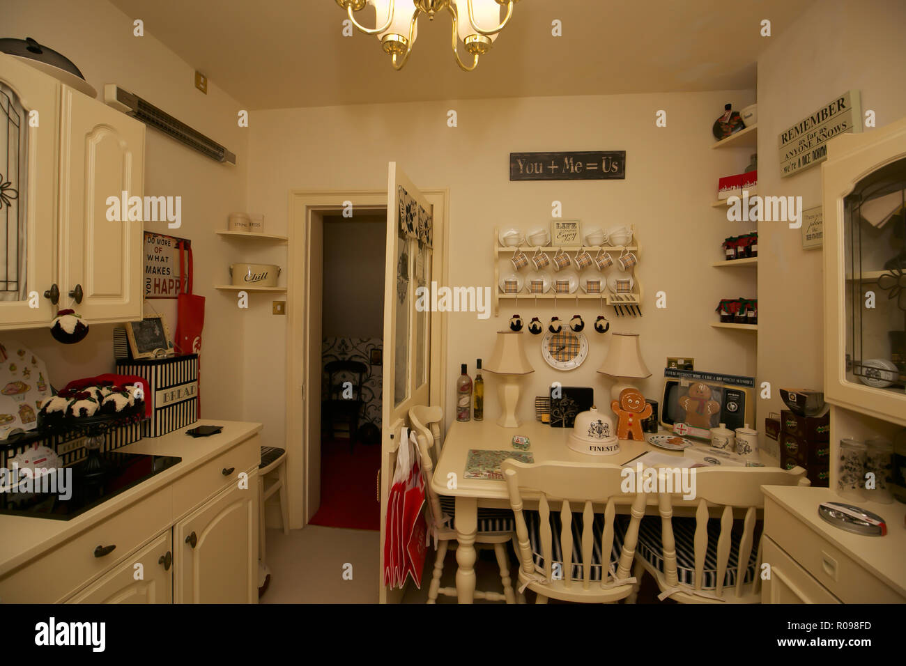 Kitchen family clutter hi-res stock photography and images - Alamy
