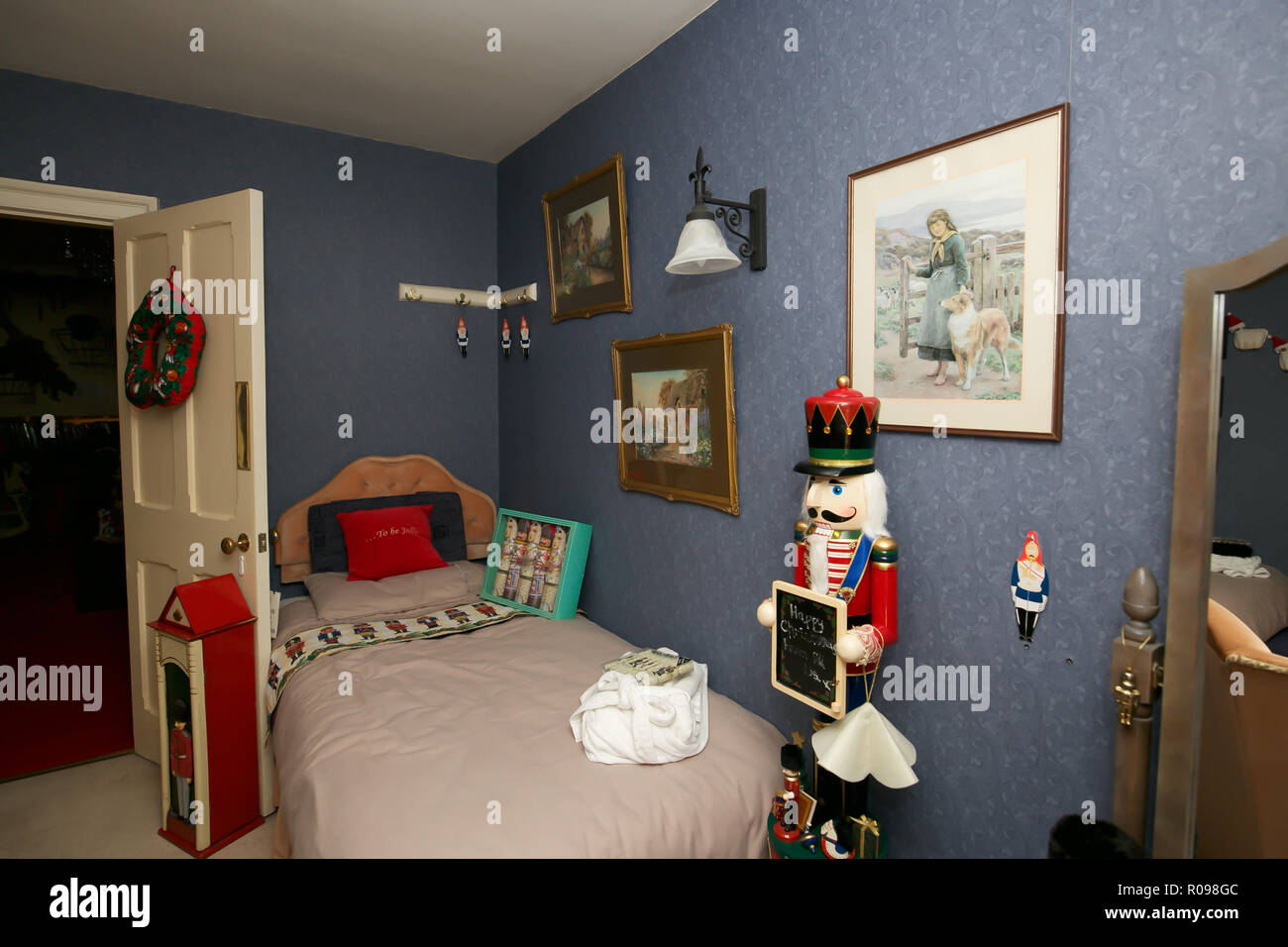 The nutcracker bedroom at The Hall at Abbey-Cwm-Hir Stock Photo - Alamy