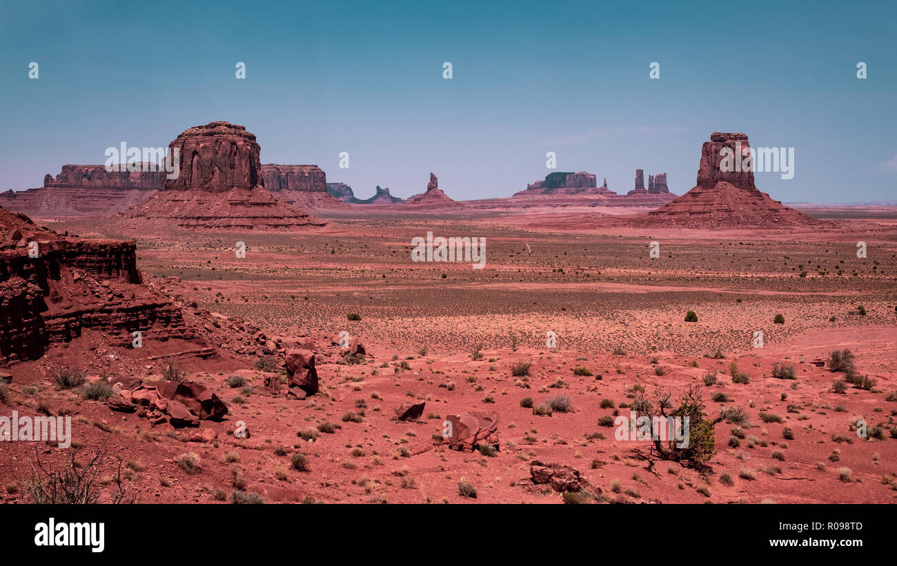 Monument valley panoramic view hi-res stock photography and images - Alamy