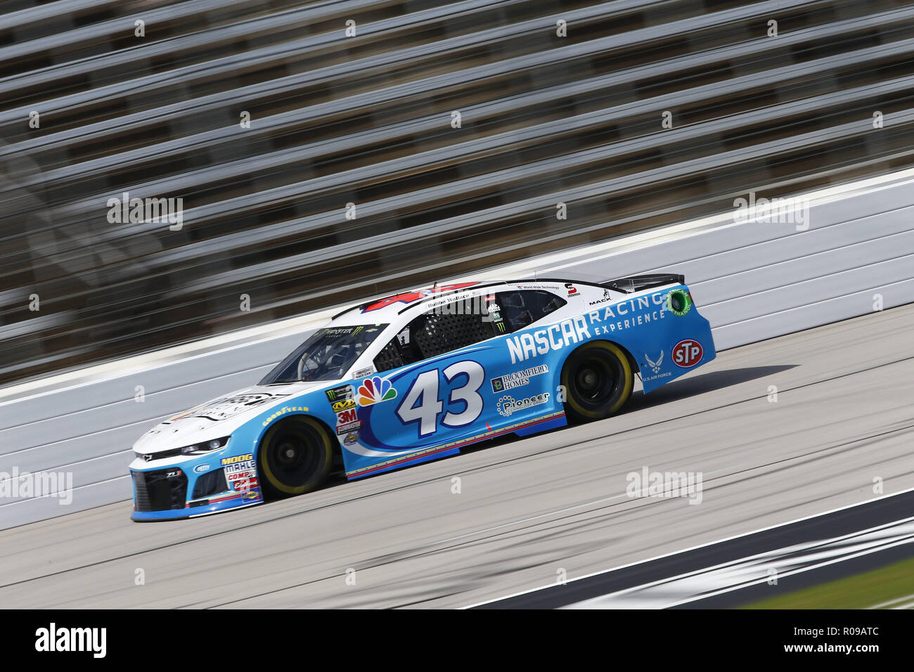 Ft. Worth, Texas, USA. 2nd Nov, 2018. Darrell Wallace, Jr (43) takes to ...