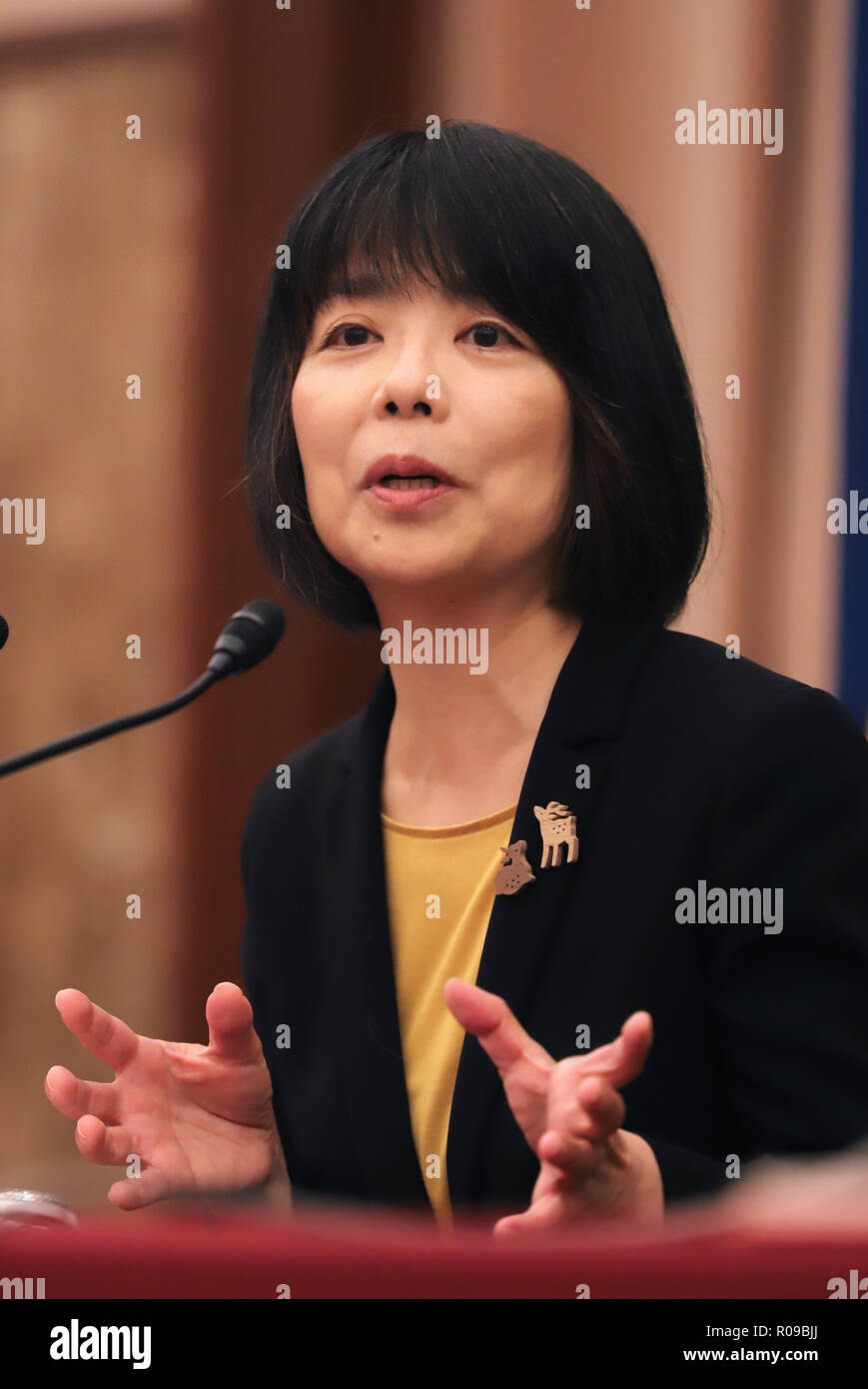 Tokyo, Japan. 2nd Nov, 2018. Japanese Tanka poet Machi Tawara speaks at ...