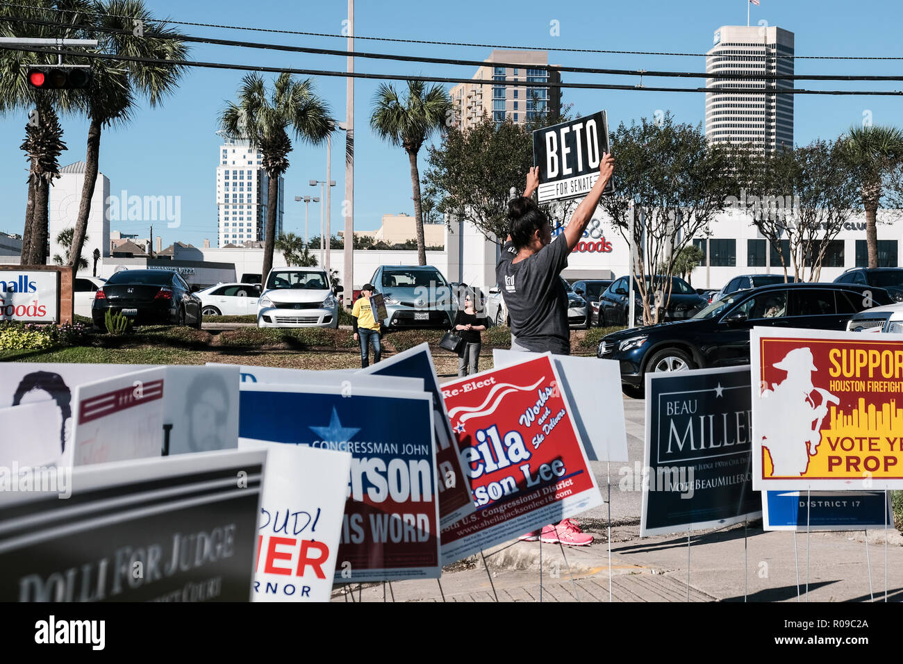 Banner signs hi-res stock photography and images - Alamy