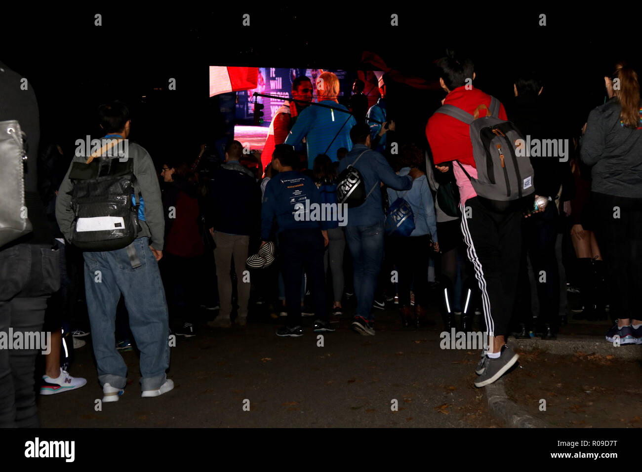 New York, USA. 2 November 2018. Thousands of marathon fans joined ...