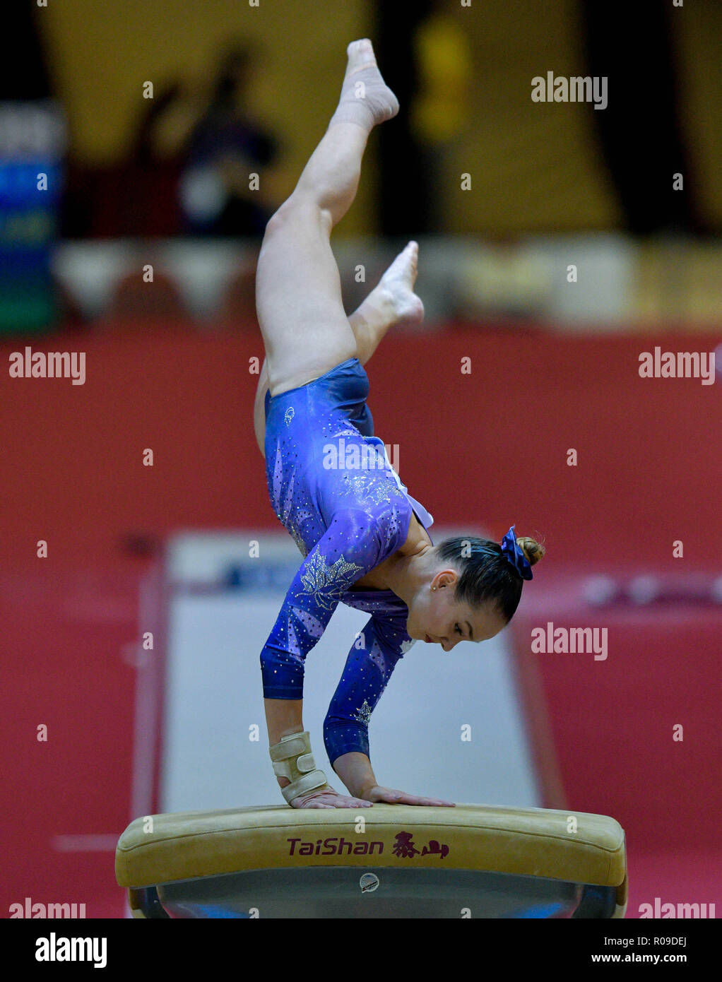 Doha, Qatar. 2nd Nov, 2018. Shallon Olsen of Canada competes during the ...