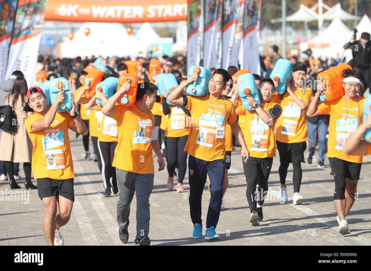 Korea. 3 November 2018. Run for clean water South Korean runners with ...