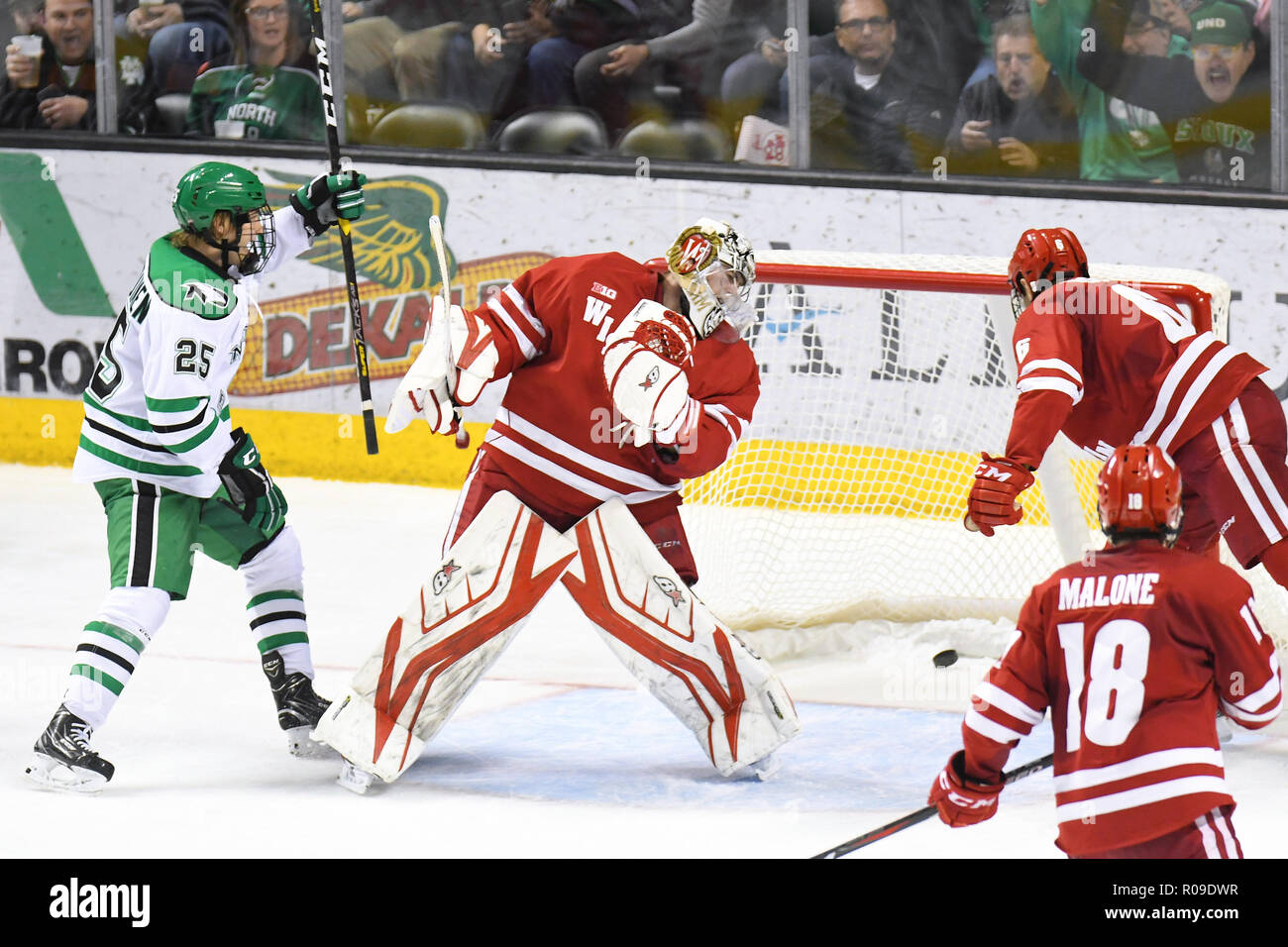 North Dakota, USA. 2 November 2018. Wisconsin Badgers goaltender Jack ...